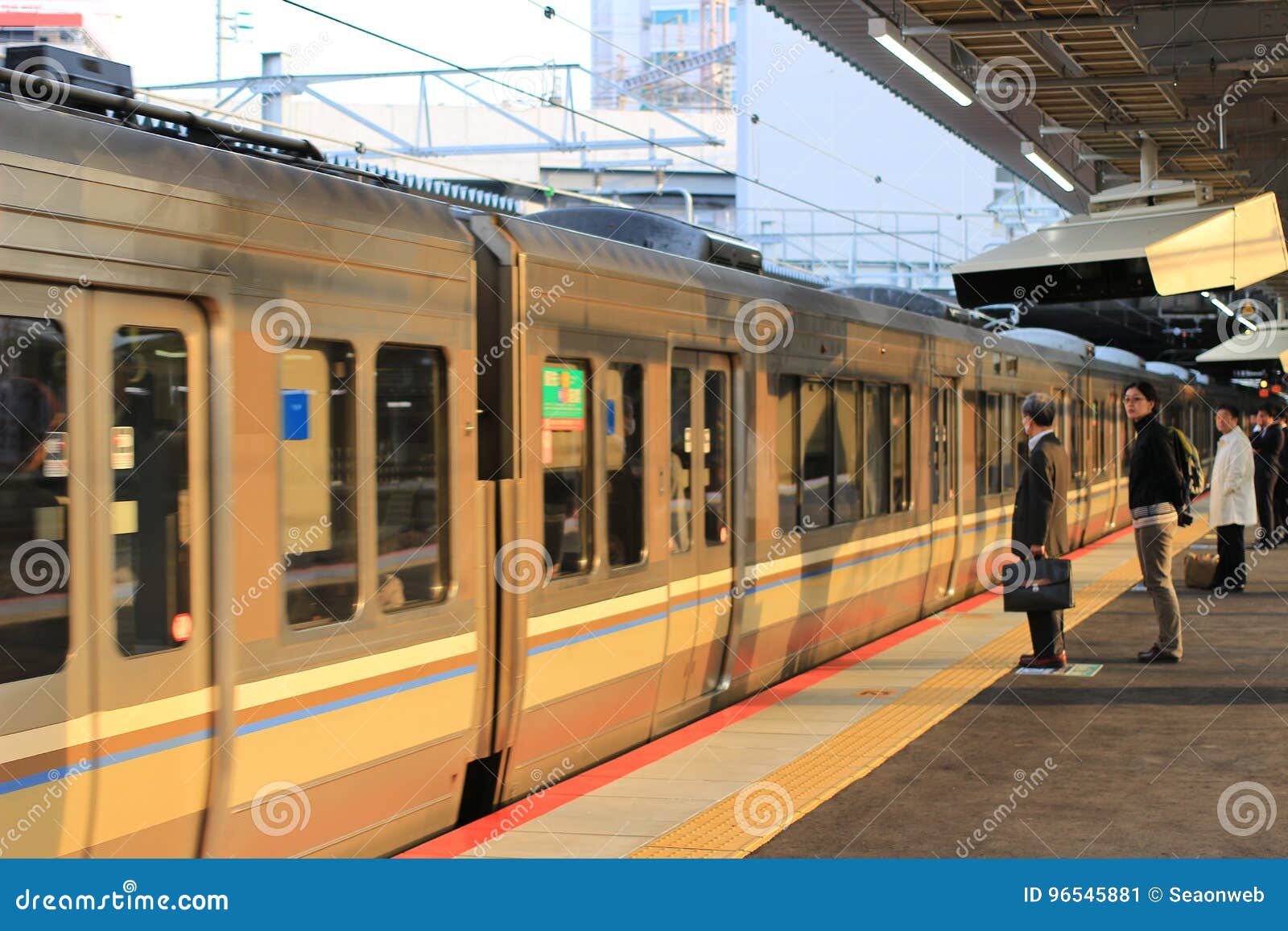 Loop Line in Osaka, Japan Osaka Station Editorial Photo - Image of ...