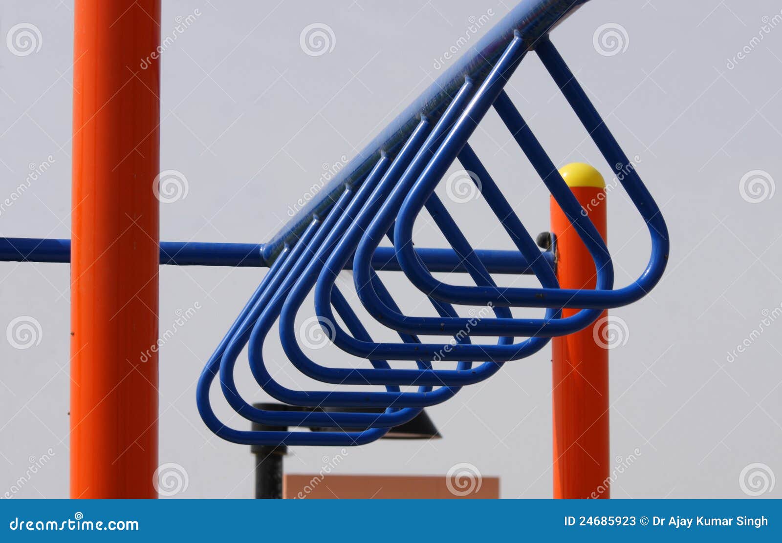 Loops of Horizontal Loop Ladder Stock Image - Image of metal, loop ...