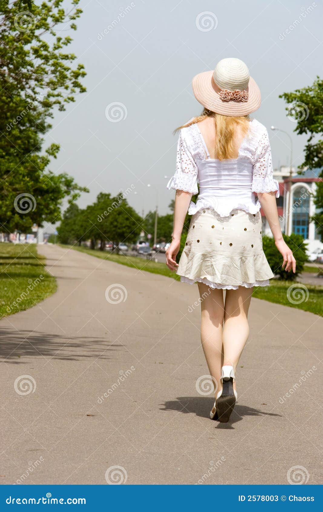 Lopend meisje stock afbeelding. Image of persoon, wijfje - 2578003