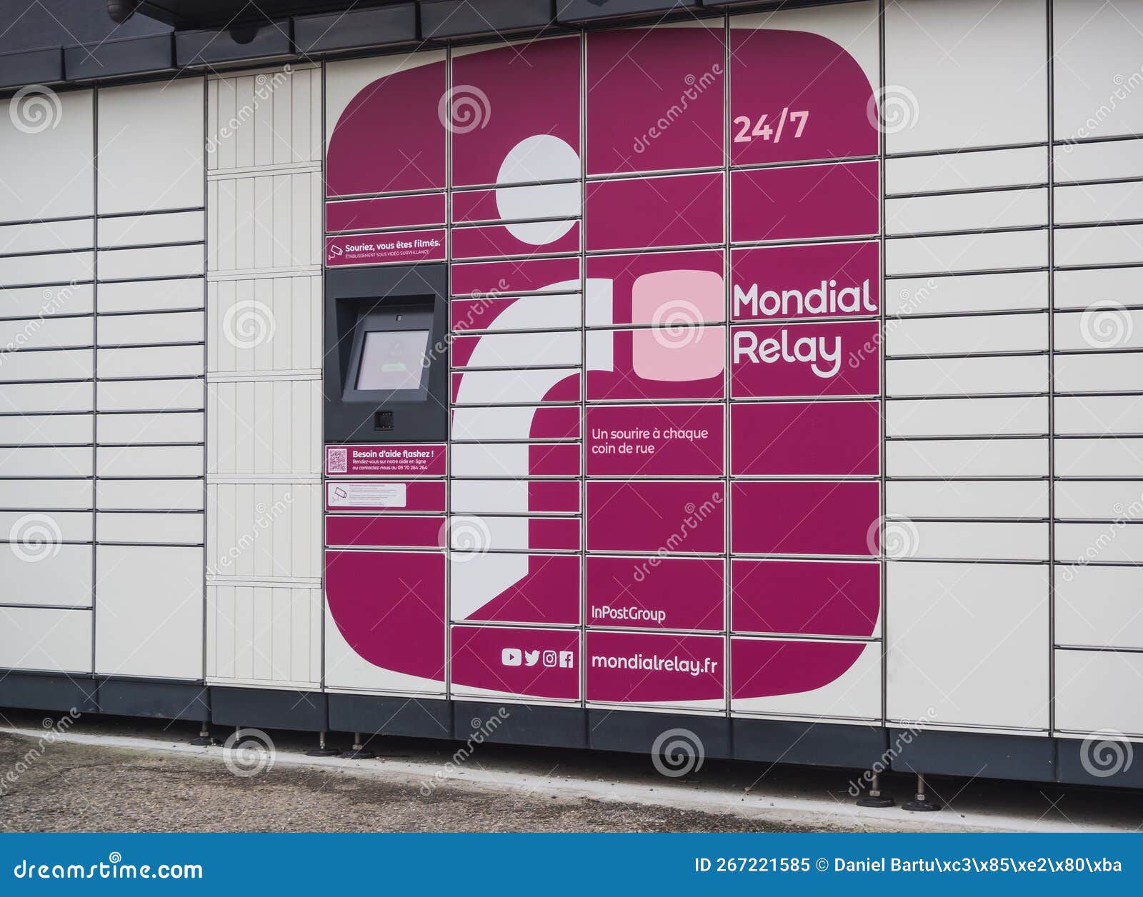 Lockers Mondial Relay Pickup Box A Place By The Road To Send And Receive Parcels Yourself