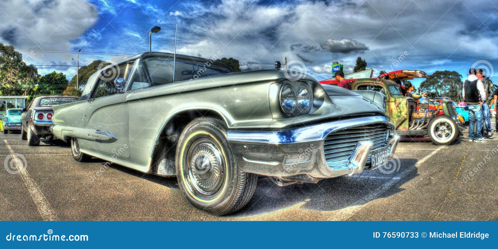 Los Años 50 Clásicos Ford Thunderbird Foto de archivo editorial ...