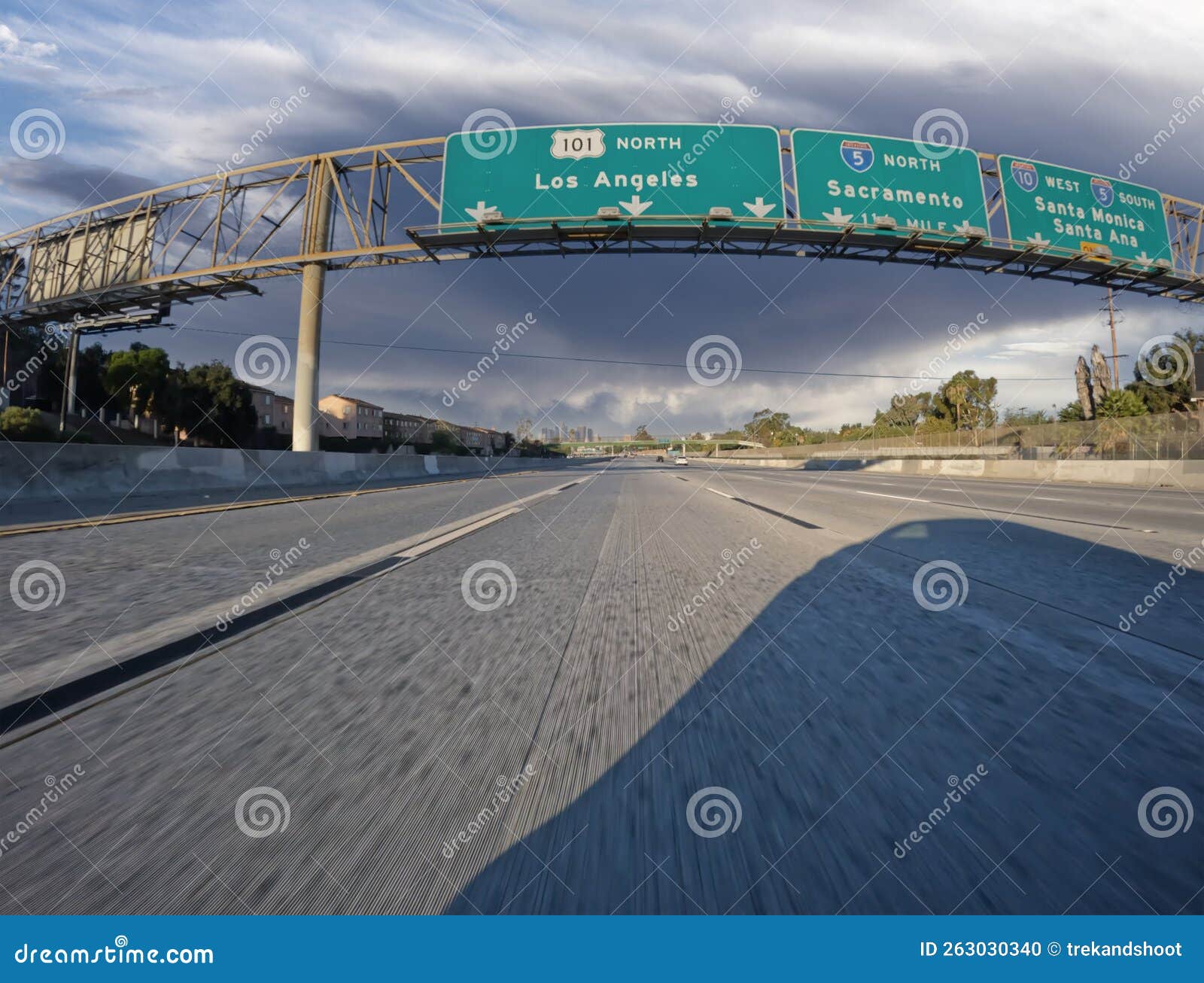 Los Angeles 101 Freeway Sign Stock Photo - Image of arrow, highway ...