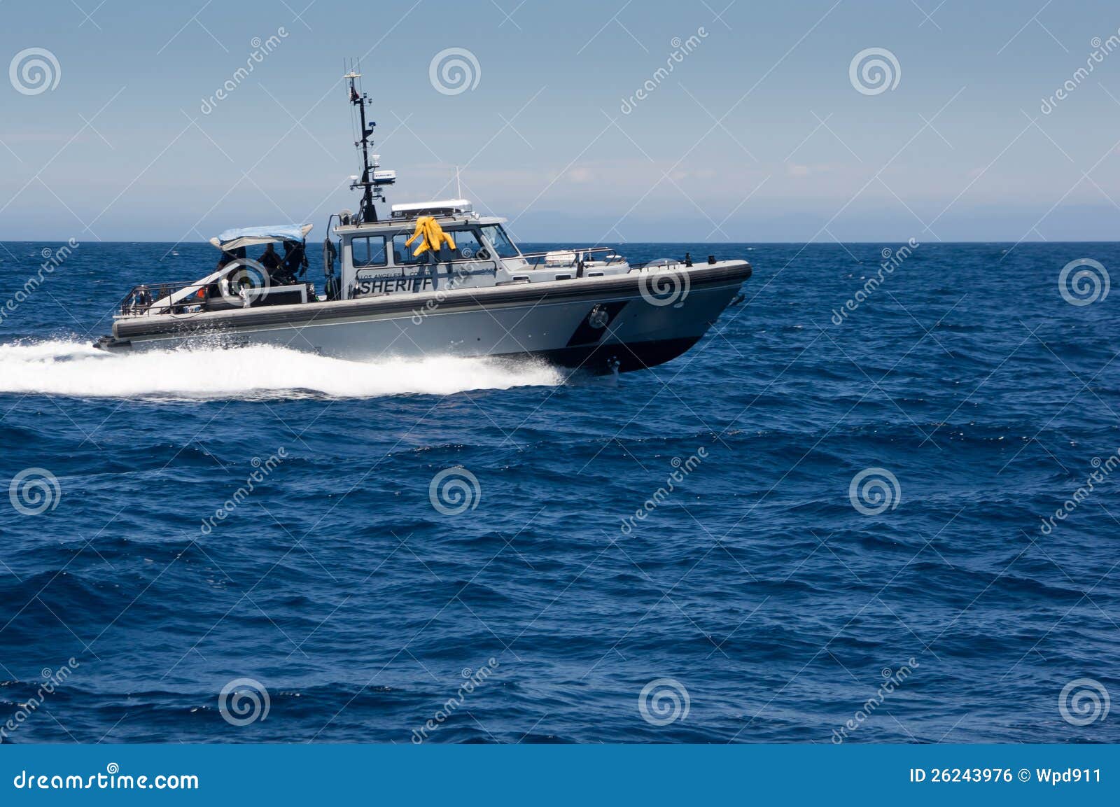 Los Angeles Harbor Patrol Boat Editorial Photo - Image of patrol, wave ...