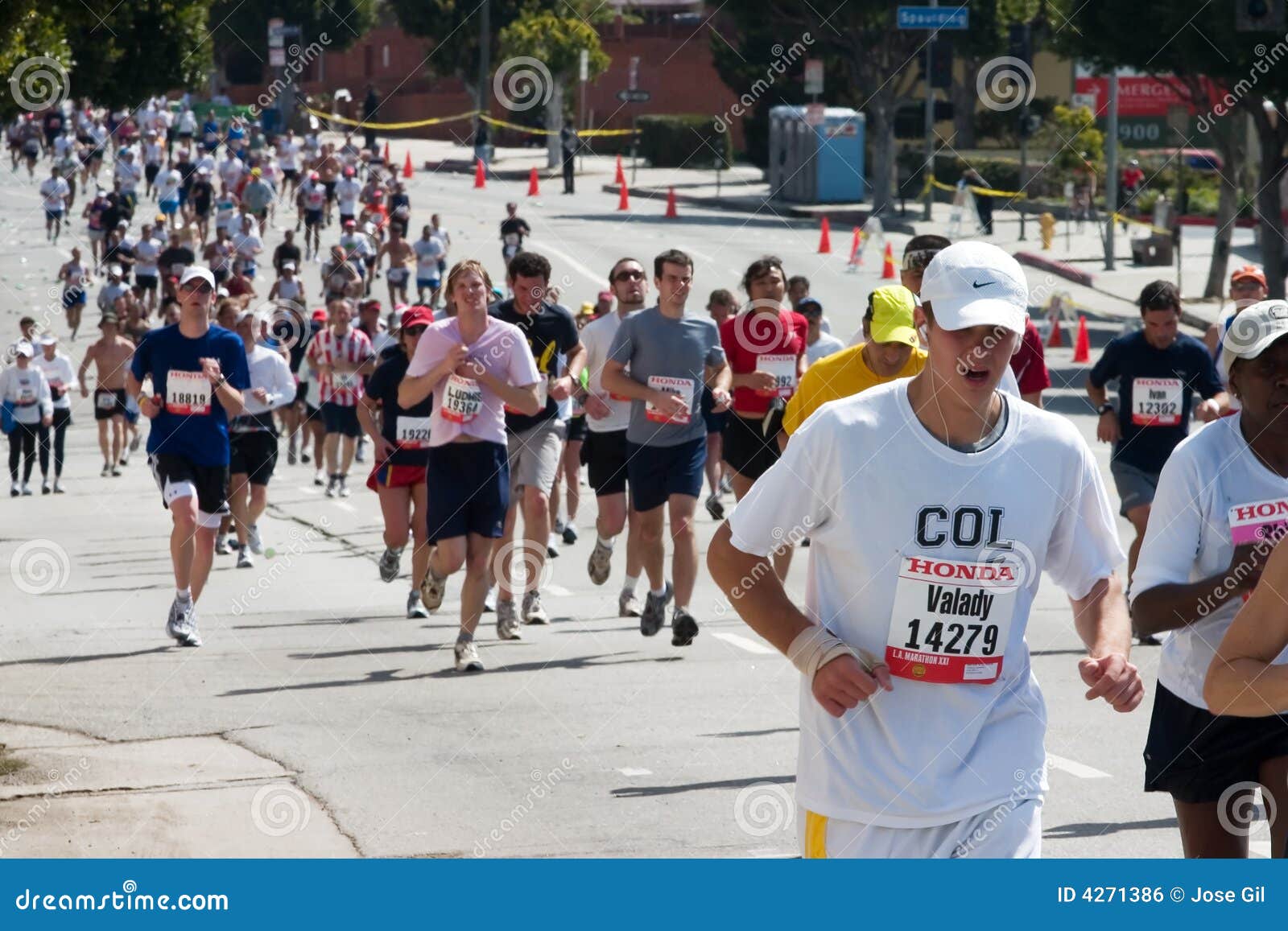 Los Angeles Marathon 4 editorial photo. Image of active - 4271386