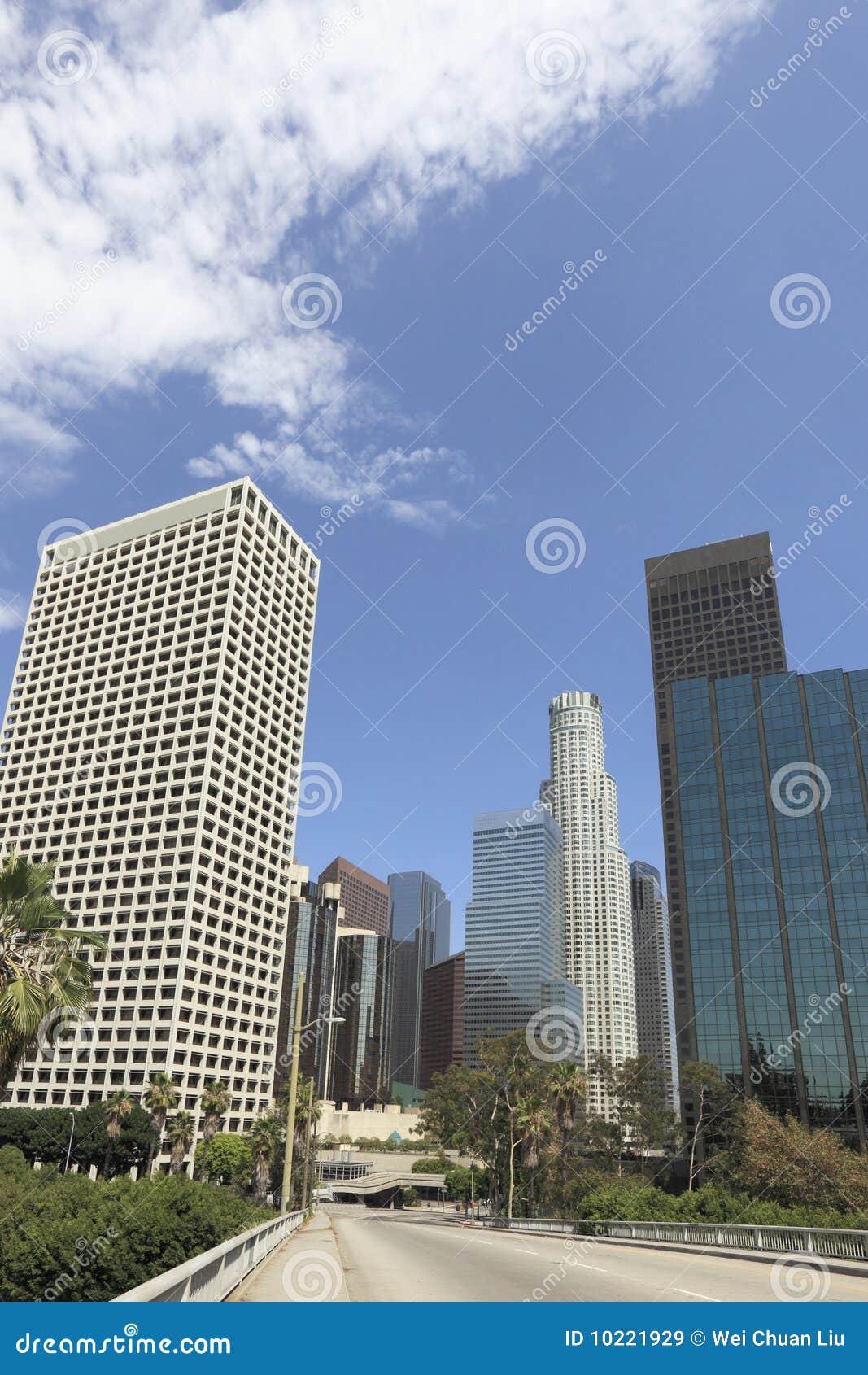 Los Angeles Skyline Picture. Image: 10221929