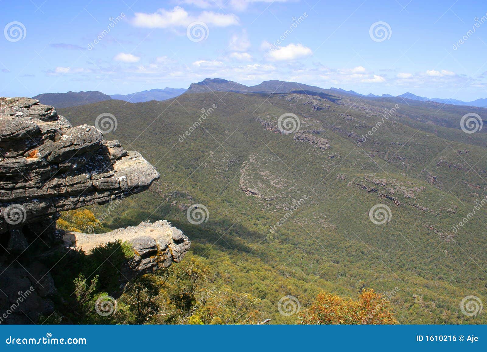 Los balcones foto de archivo. Imagen de cubo, ladera, victoria - 1610216