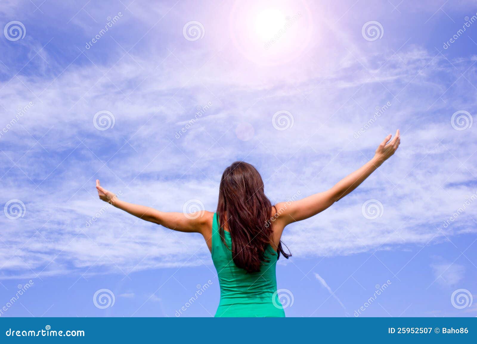Los Brazos Se Abren En El Cielo Imagen de archivo - Imagen de éxito ...