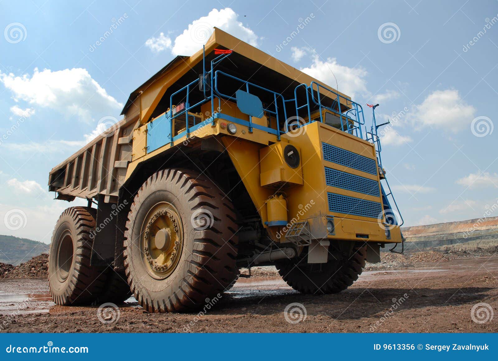Los carros grandes foto de archivo. Imagen de carro, conducir - 9613356