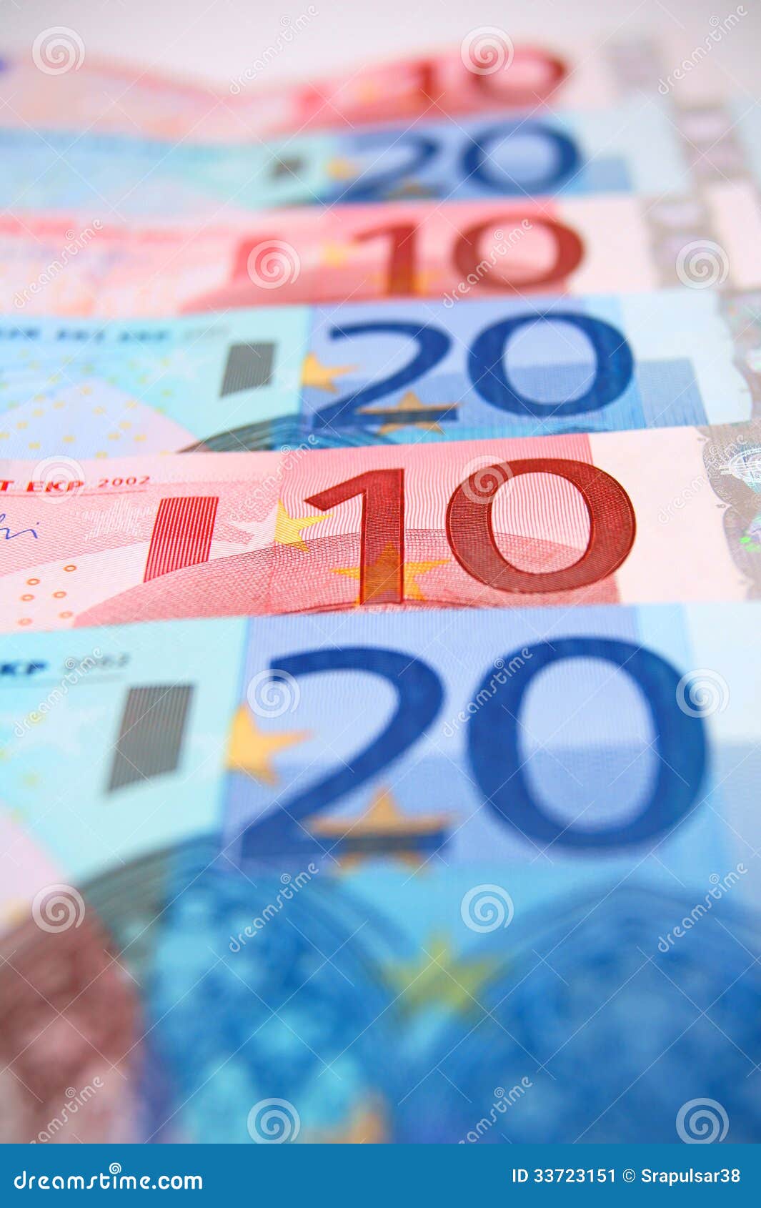 Los muchos dinero. Euro imagen de archivo. Imagen de fondo - 33723151