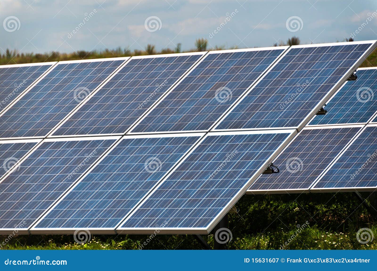 Los paneles solares imagen de archivo. Imagen de global - 15631607