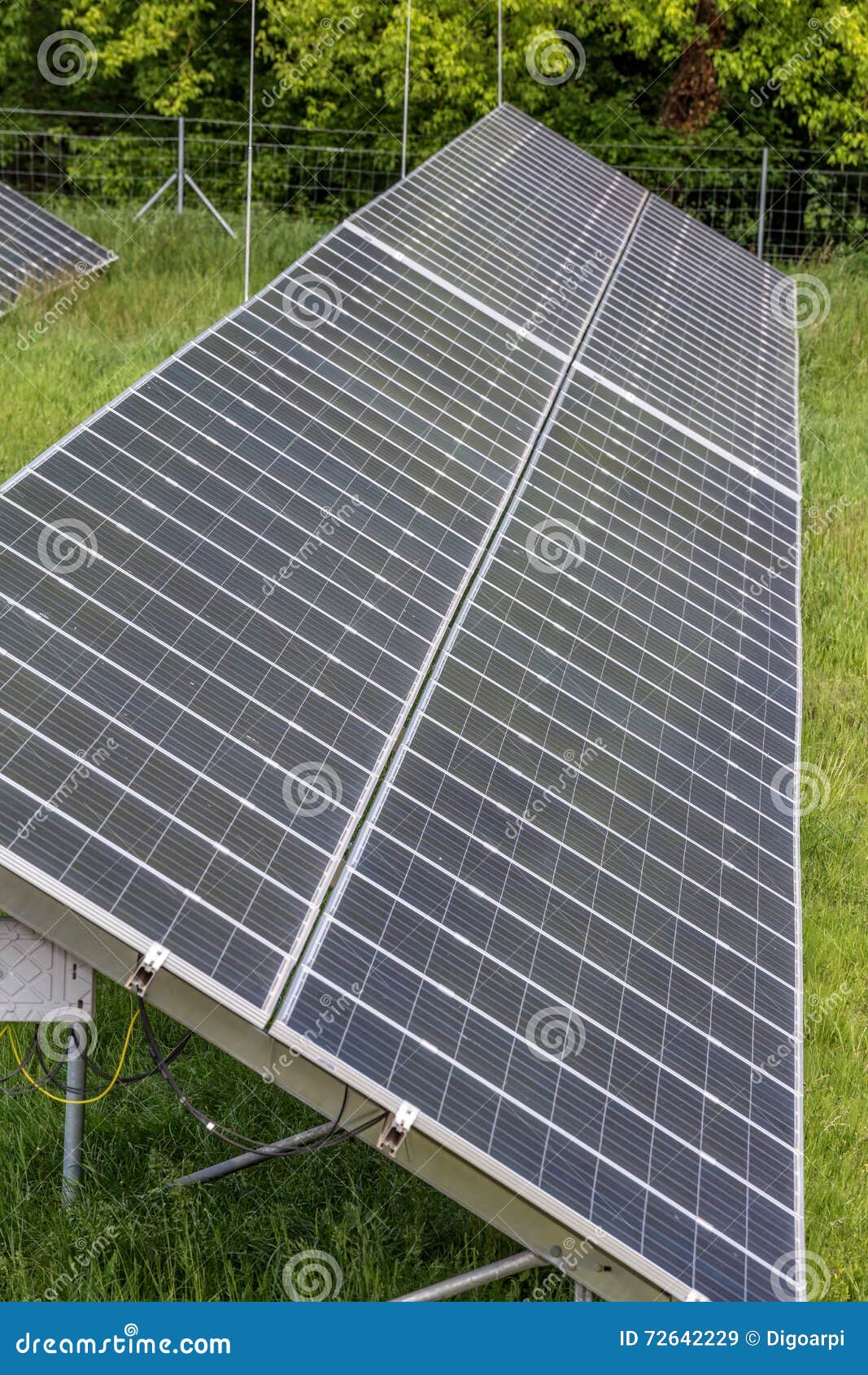 Los Paneles Solares Grandes Imagen de archivo - Imagen de industria ...