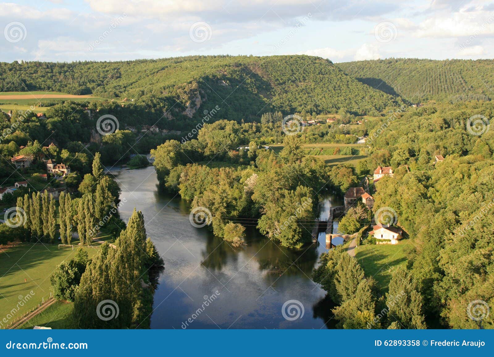 Los-Tal - Frankreich stockfoto. Bild von wasser, landschaft - 62893358