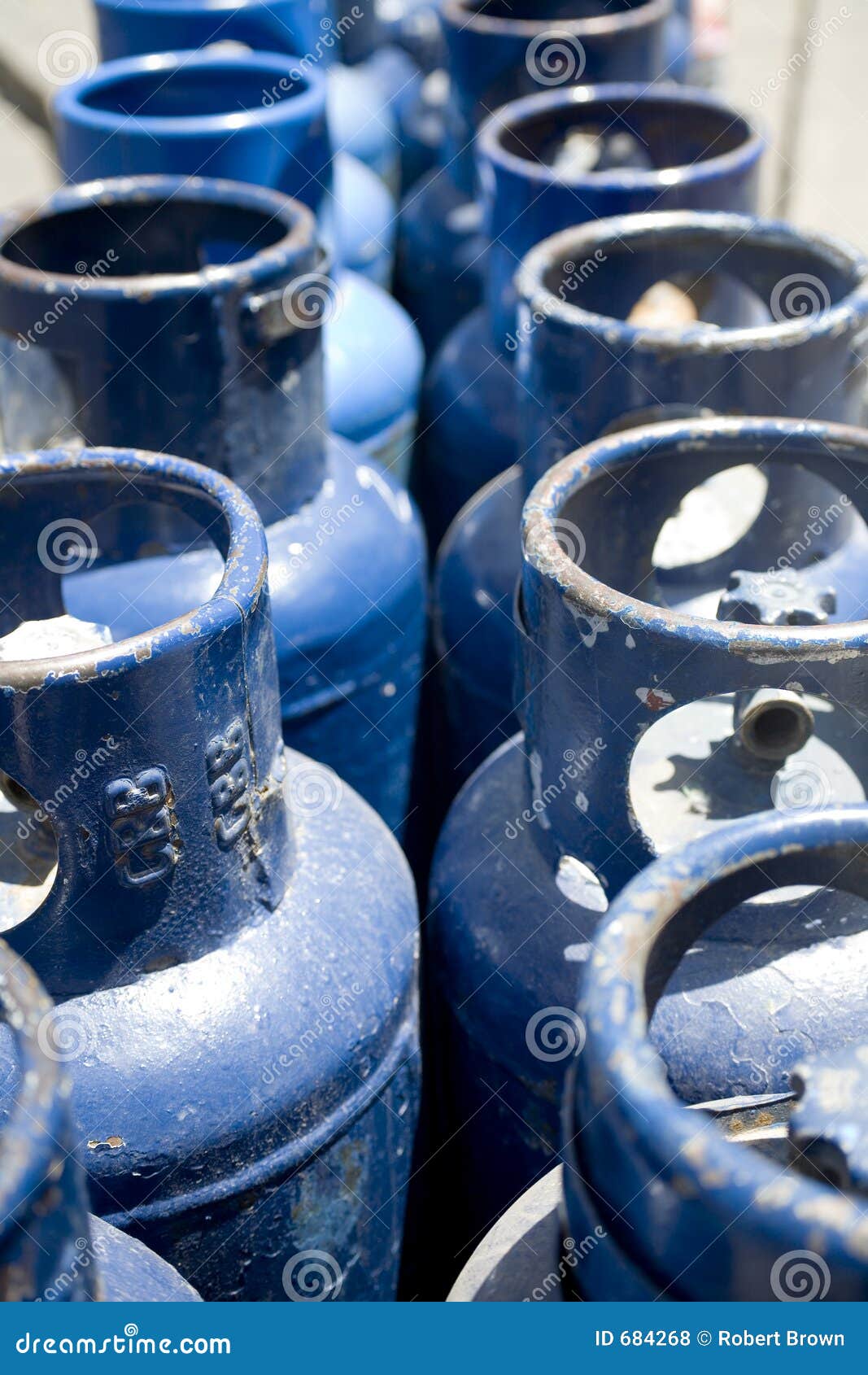 Los Tanques De Propano Azules Foto de archivo - Imagen de peligroso ...