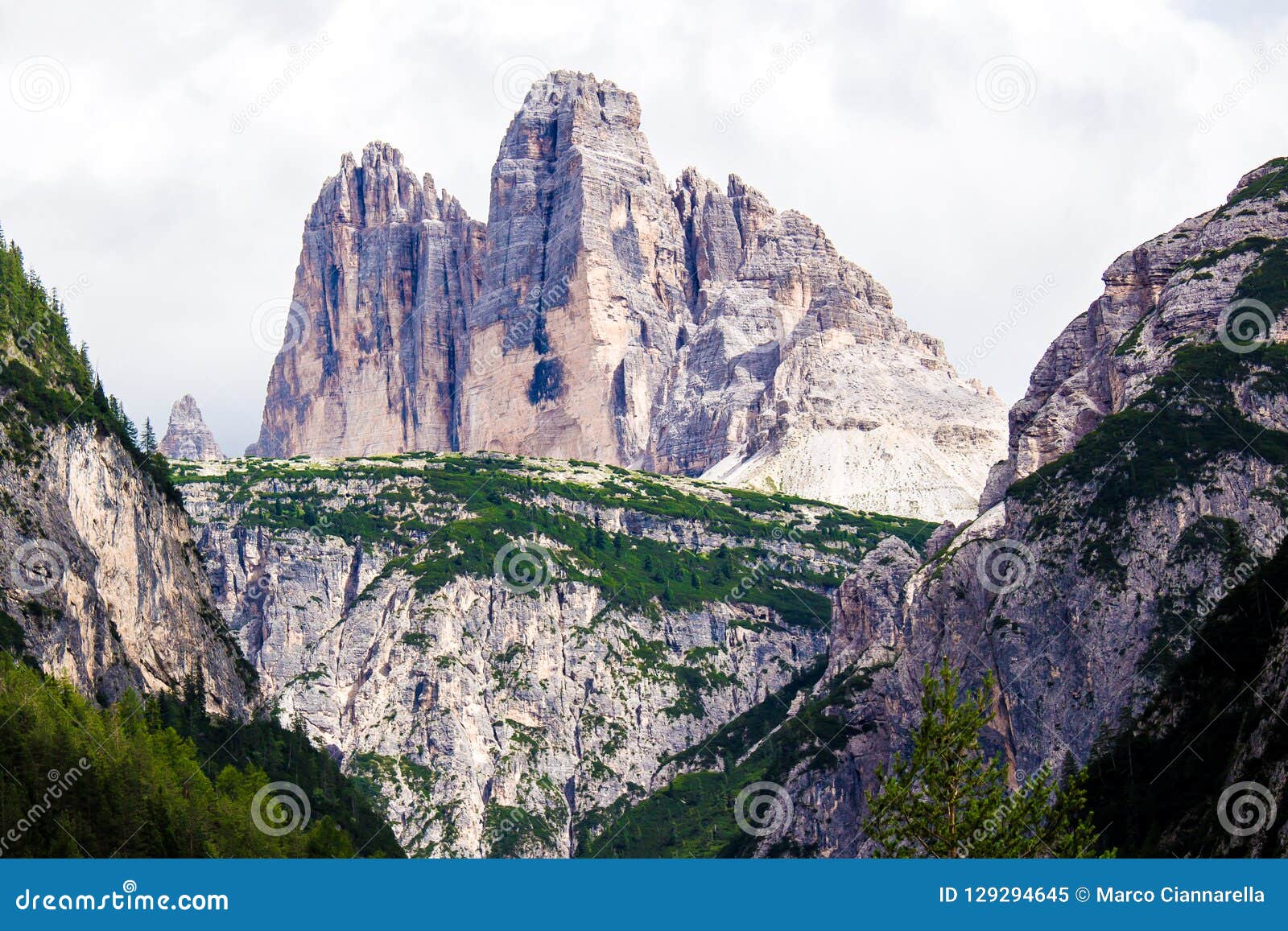 Los Tres Picos De Lavaredo, Italia Imagen de archivo - Imagen de roca ...