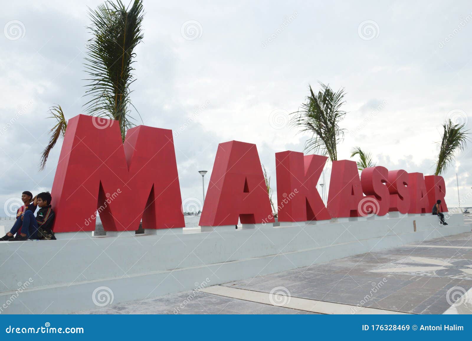 Losari Beach Makassar Indonesia Editorial Stock Image - Image of losari ...