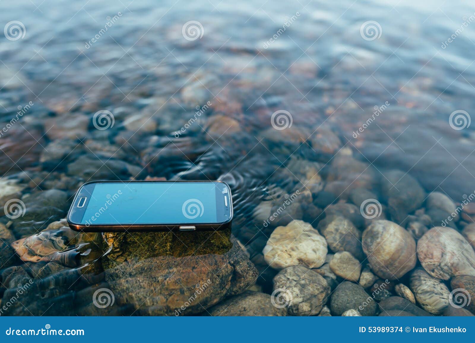 Lost Smartphone on the Water Stock Photo - Image of link, device: 53989374