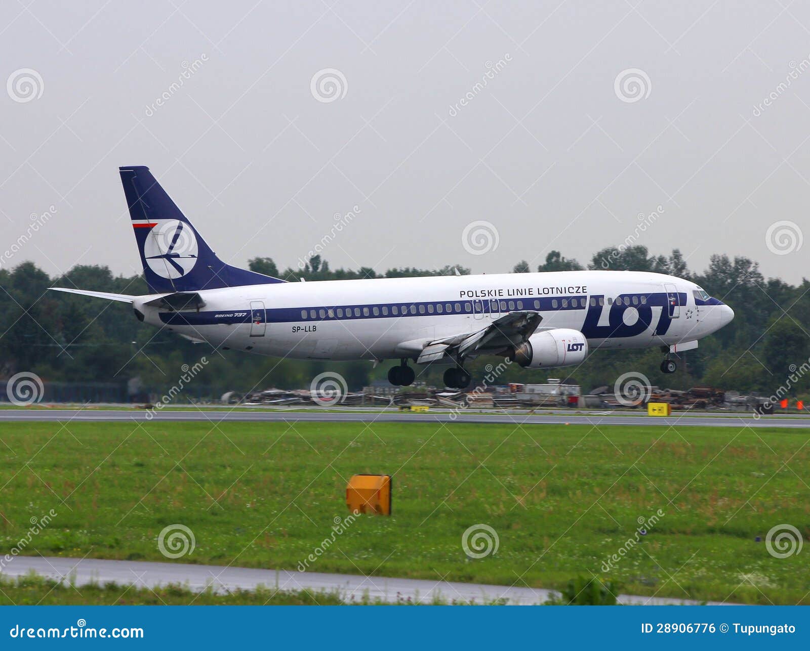 LOT Boeing 737 editorial photo. Image of passenger, international ...