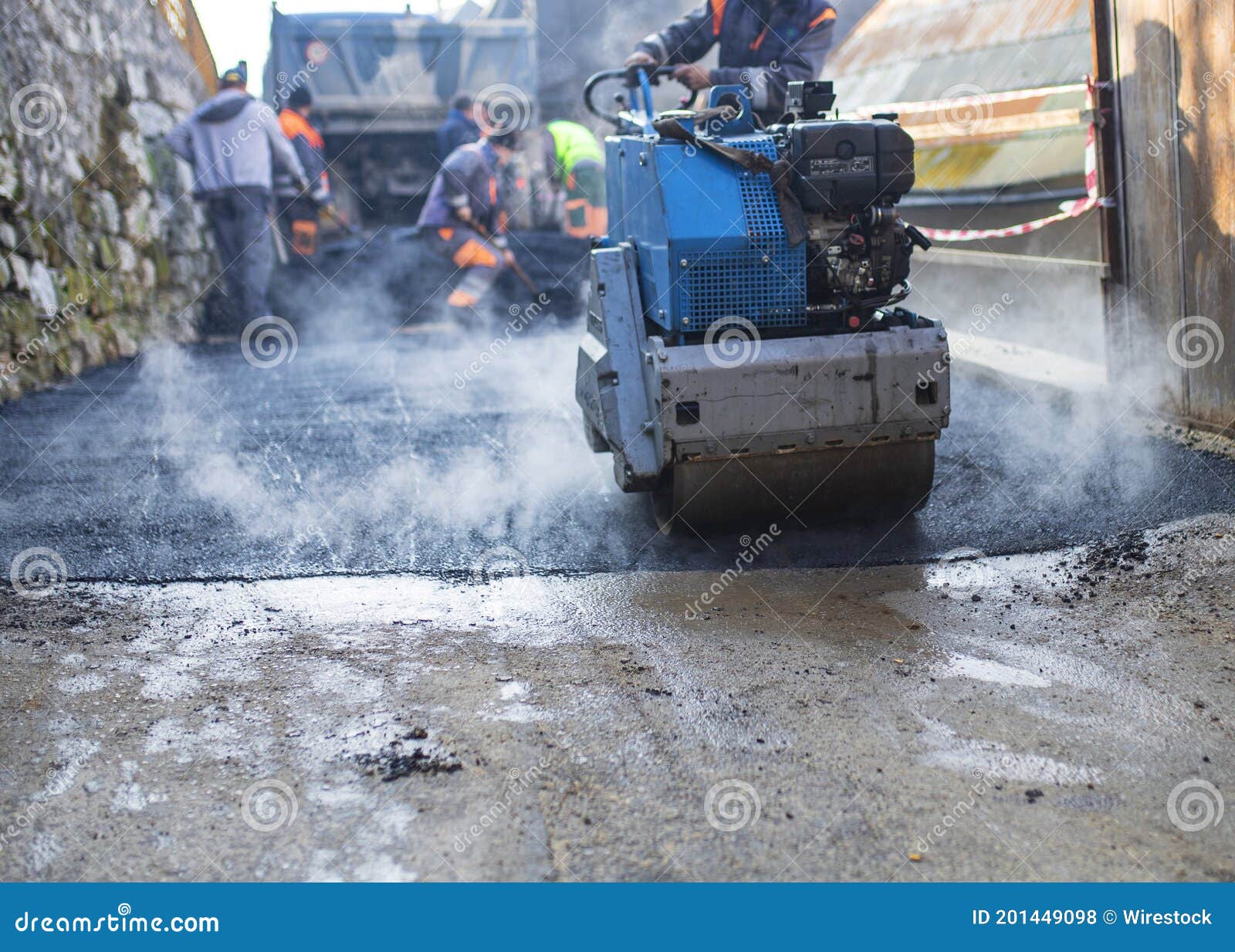 Mini Roller Compactor Is A Versatile Roller As It Can Be Used For Both ...