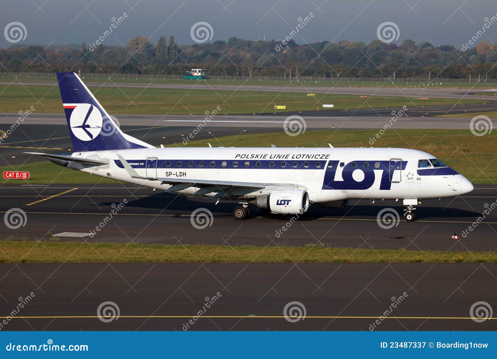 LOT Polish Airlines Embraer 170 Editorial Photography - Image of ...