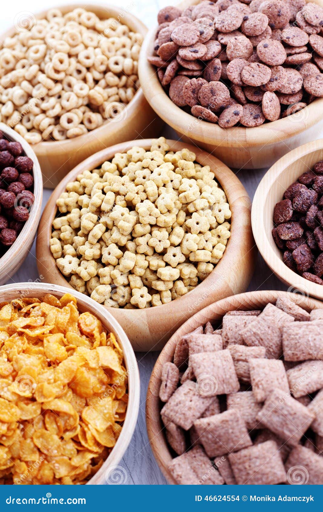 Lotes dos cereais foto de stock. Imagem de esfera, doce - 46624554