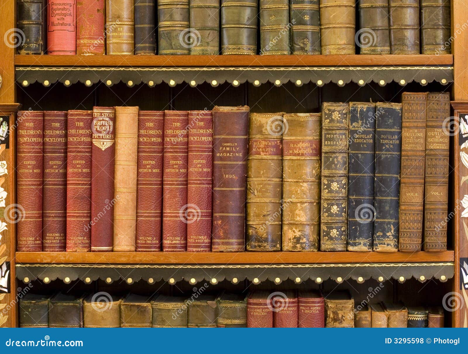 Lots Alte Bücher in Einer Bibliothek Stockfoto - Bild von informationen ...