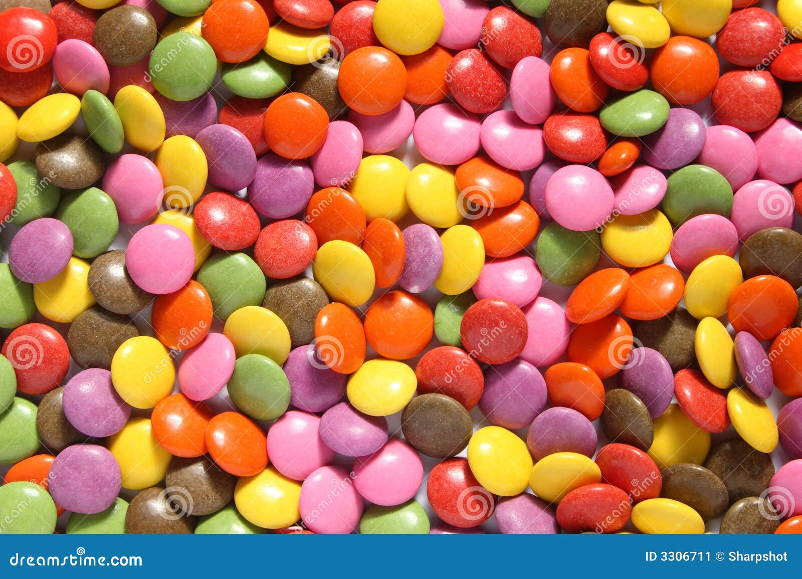 Lots bunte Smarties. stockbild. Bild von bonbons, lose - 3306711
