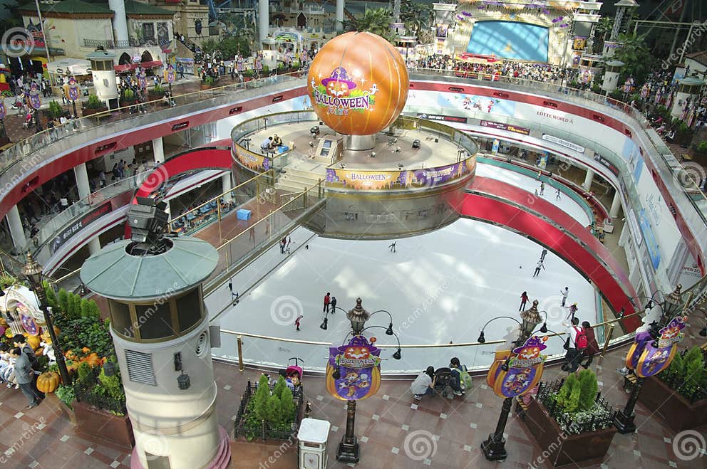 Lotte World editorial photo. Image of lock, entertainment - 27397456