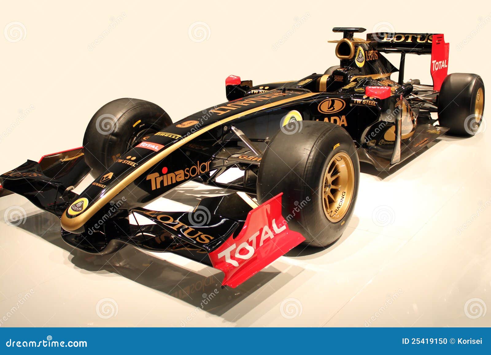 Lotus formula 1 racing car editorial image. Image of lights - 25419150
