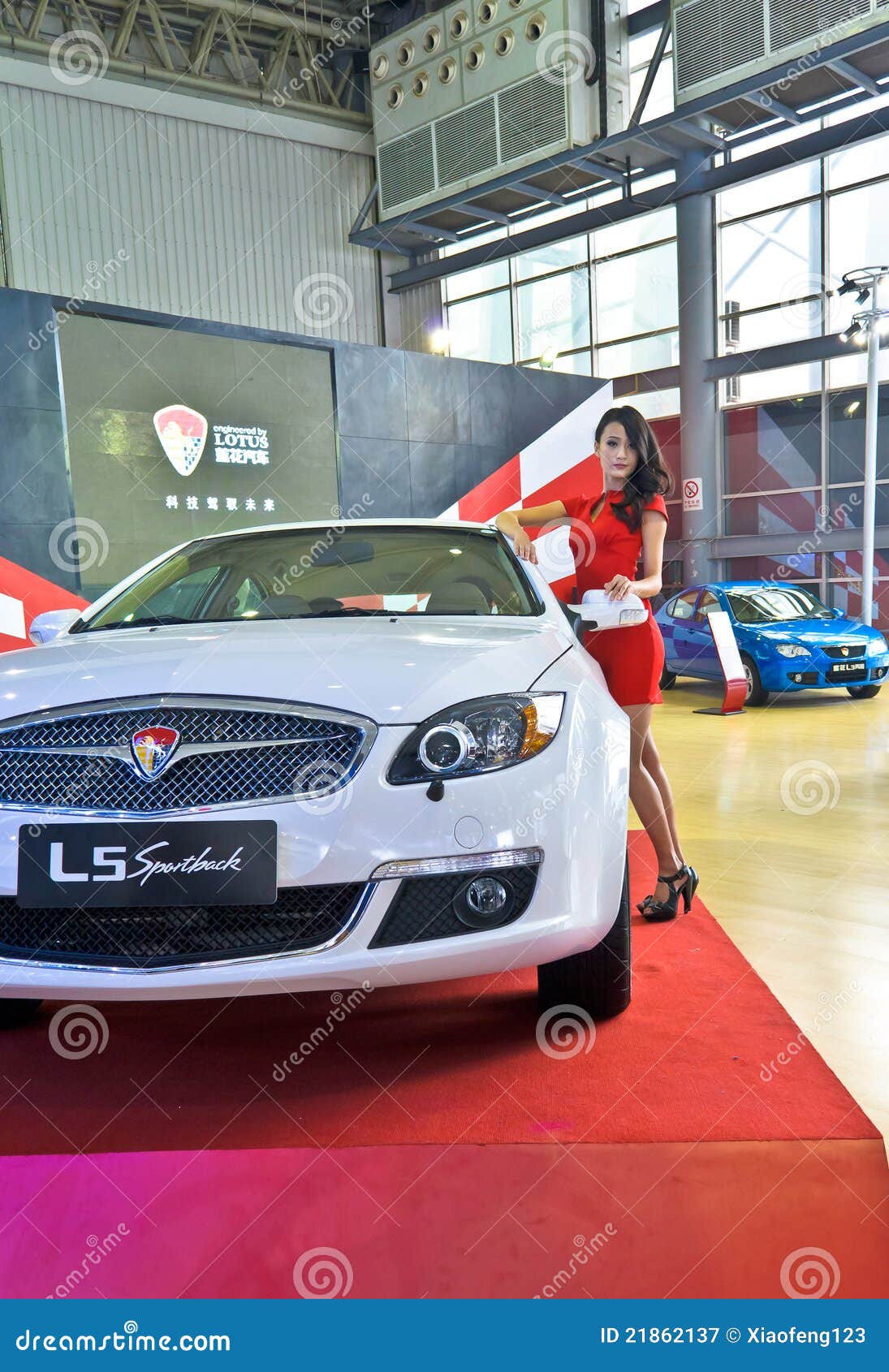 Lotus L5 and model editorial photography. Image of event - 21862137