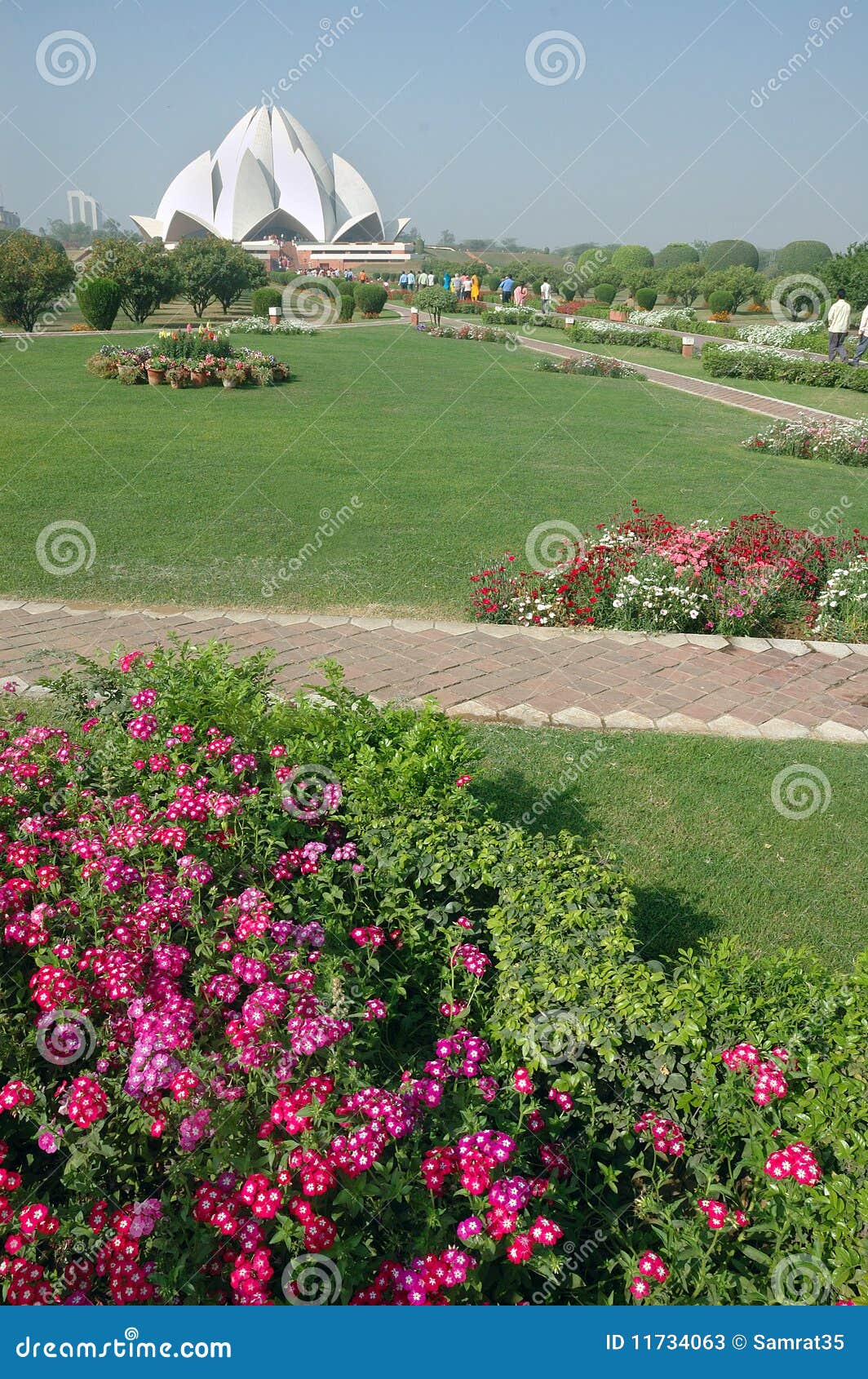 LOTUS TEMPLE in NEW DELHI-INDIA. Editorial Stock Photo - Image of ...