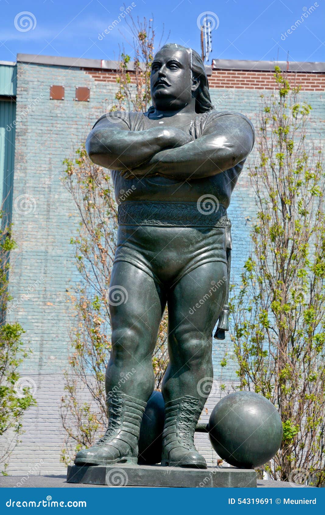 Louis Cyr photo éditorial. Image of attrayant, main, casque - 54319691