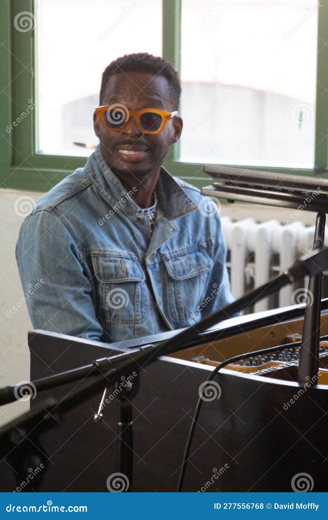 Louis York Film a Session in Brooklyn Editorial Stock Photo - Image of ...