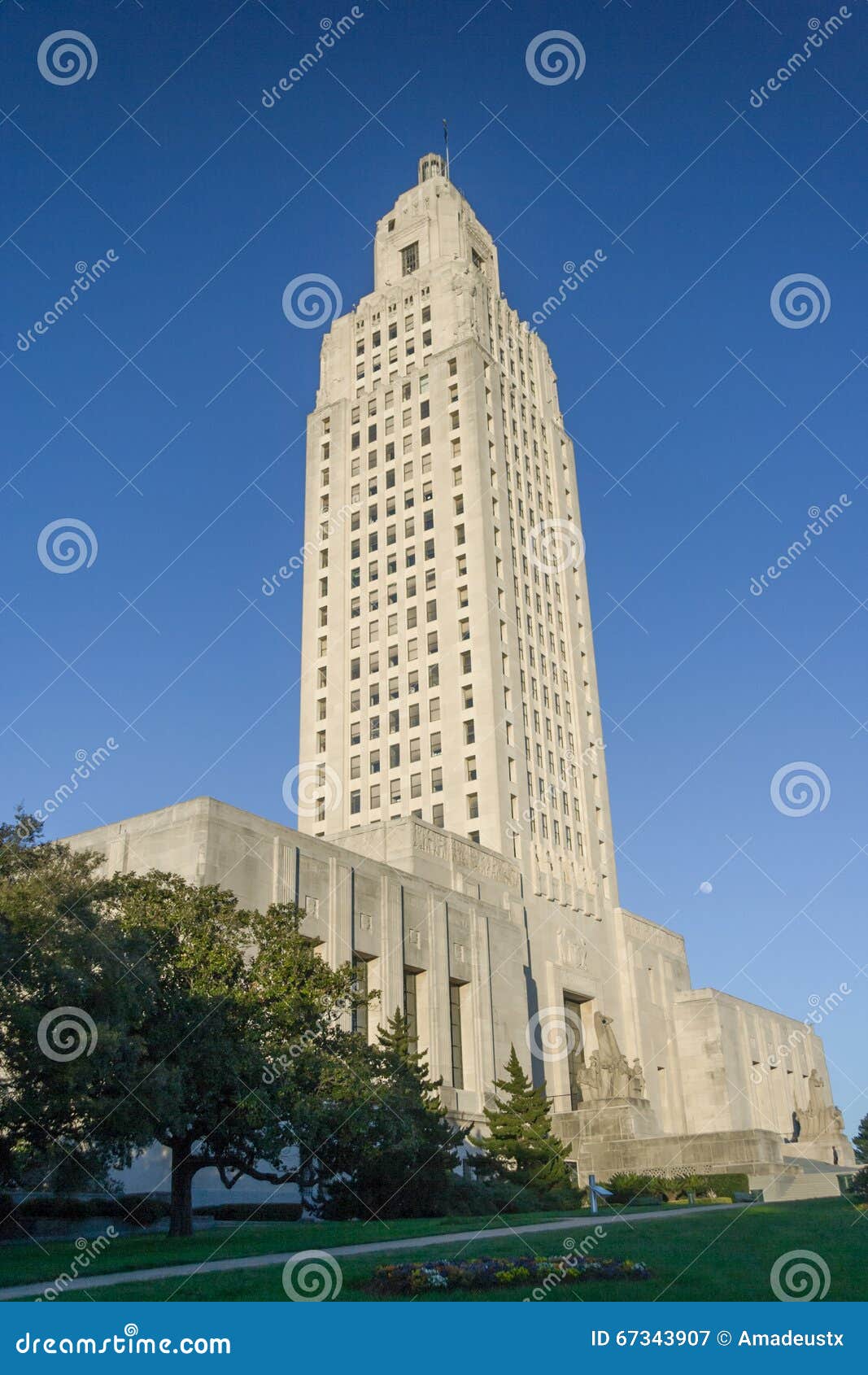 Louisiana State Capitol in Baton Rouge, LA Stock Image - Image of ...
