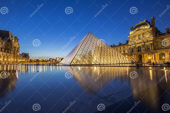 Lourve fotografía editorial. Imagen de hermoso, atontamiento - 33311532