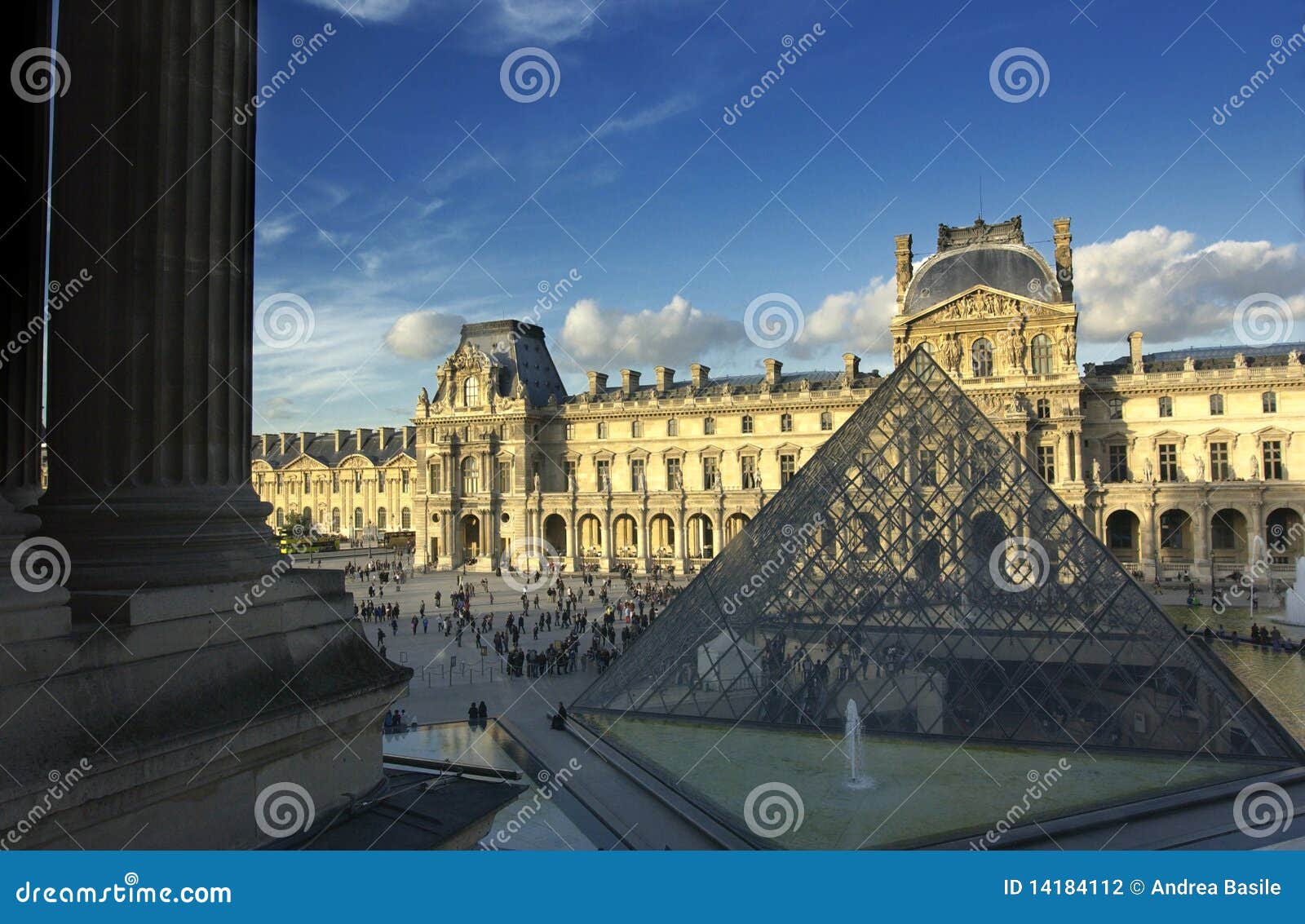Louvre editorial photography. Image of france, europe - 14184112