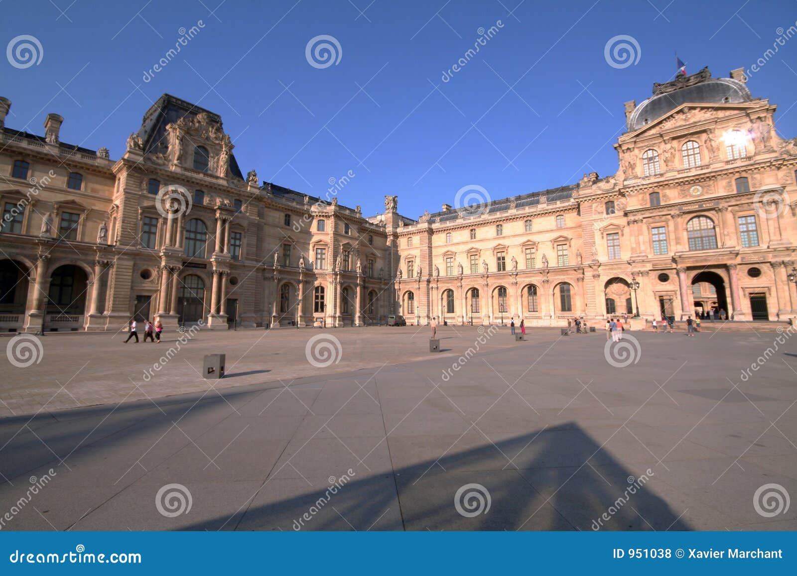 Louvre buildings editorial stock photo. Image of culture - 951038