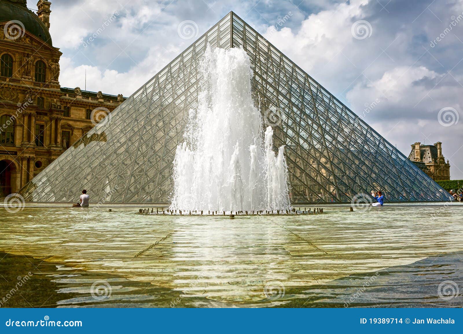 Louvre Glass Pyramid, Paris Editorial Stock Image - Image of europe ...