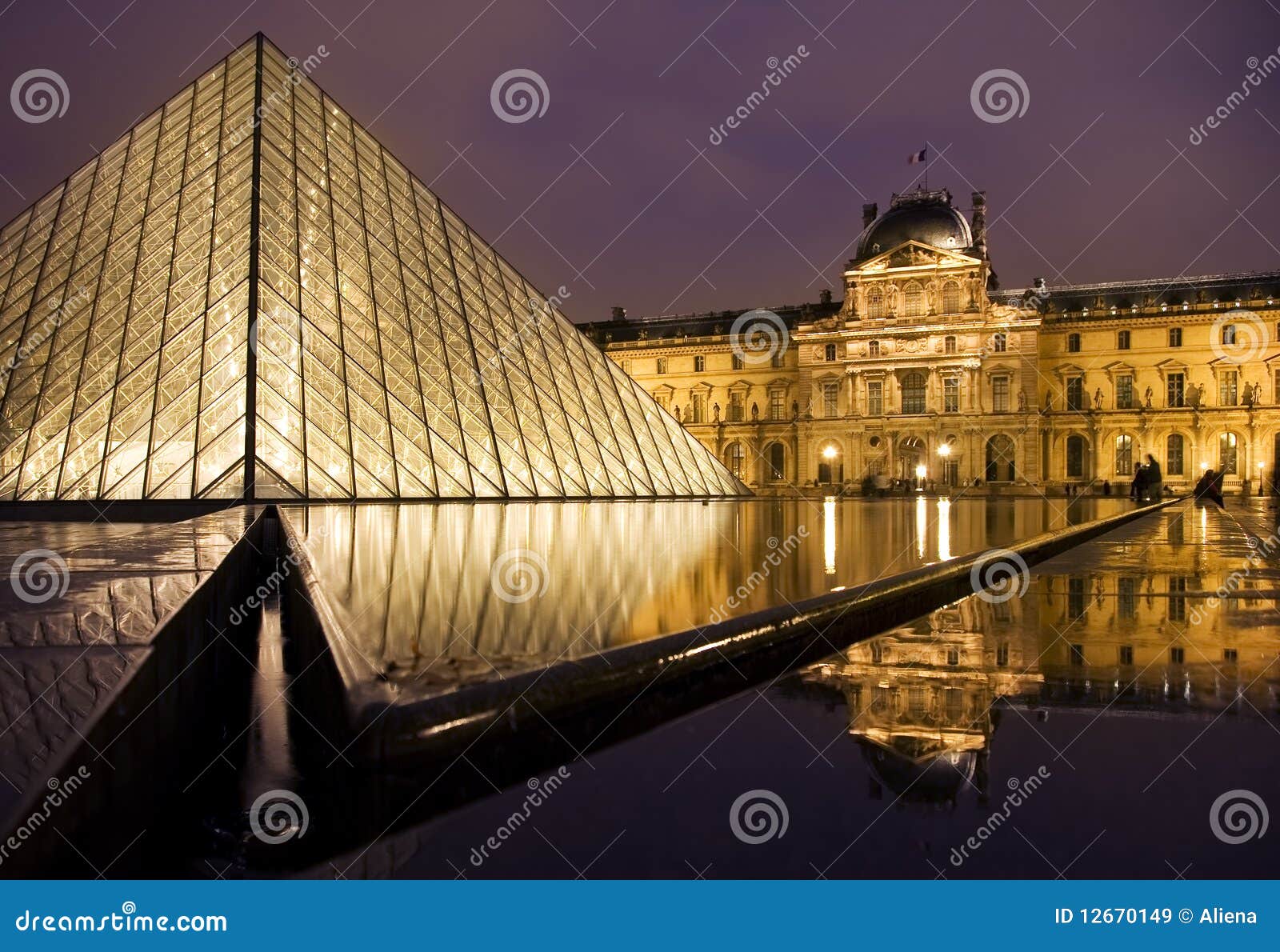 Louvre Museum, Paris Editorial Image | CartoonDealer.com #39286326