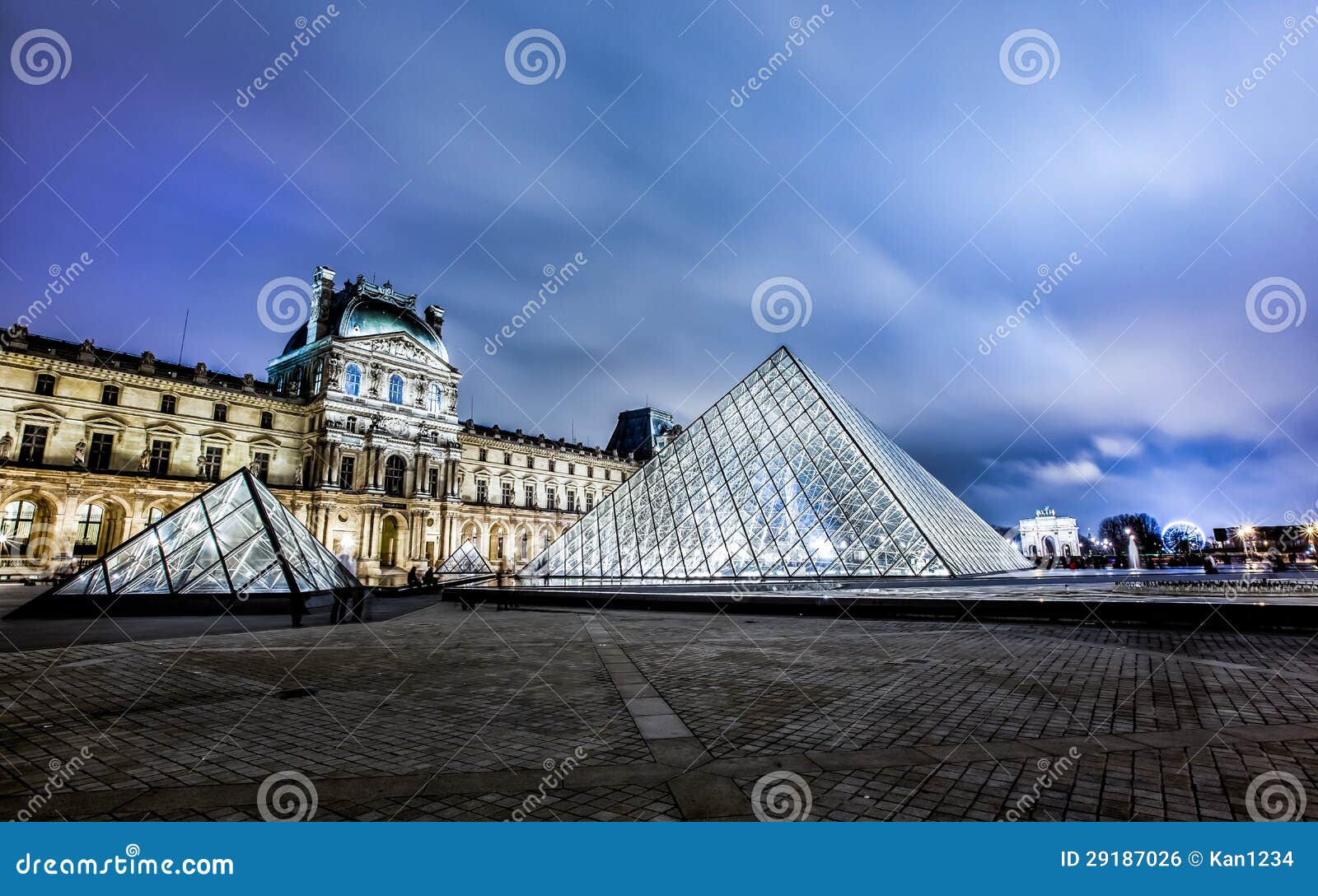 Louvre Museum at night editorial photo. Image of building - 29187026