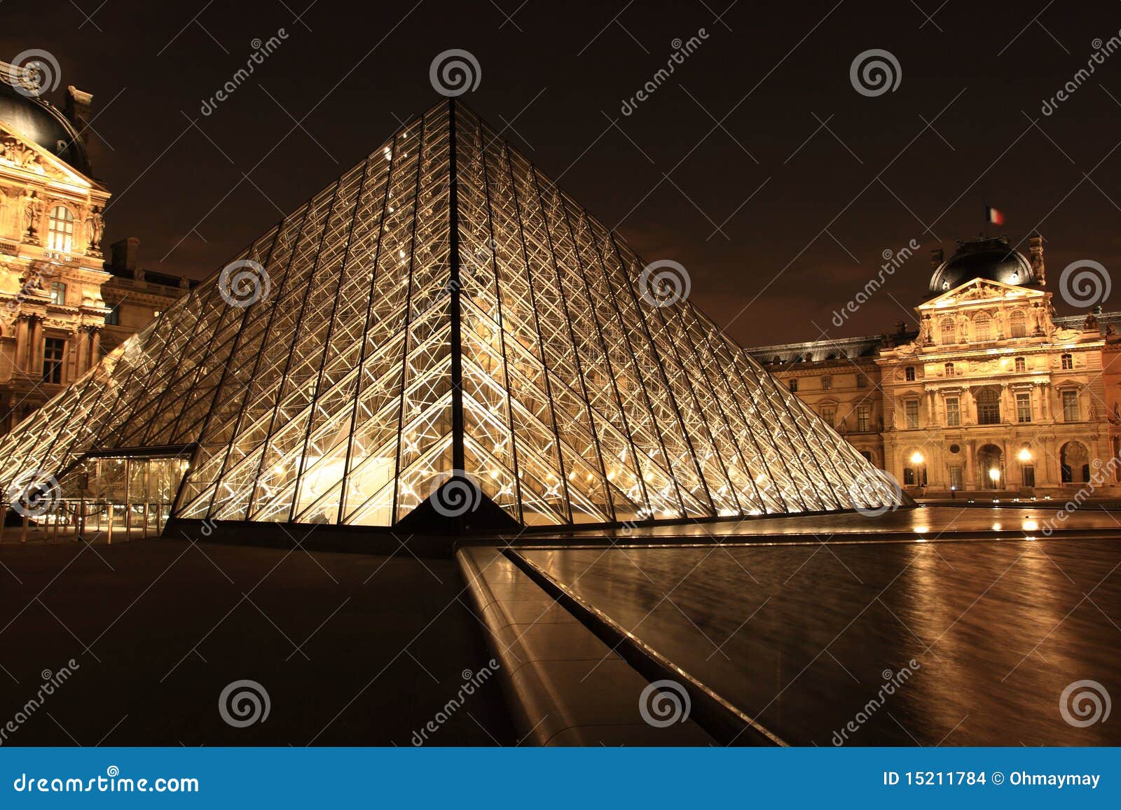 Louvre Museum at Night, France Editorial Stock Image - Image of louvre ...