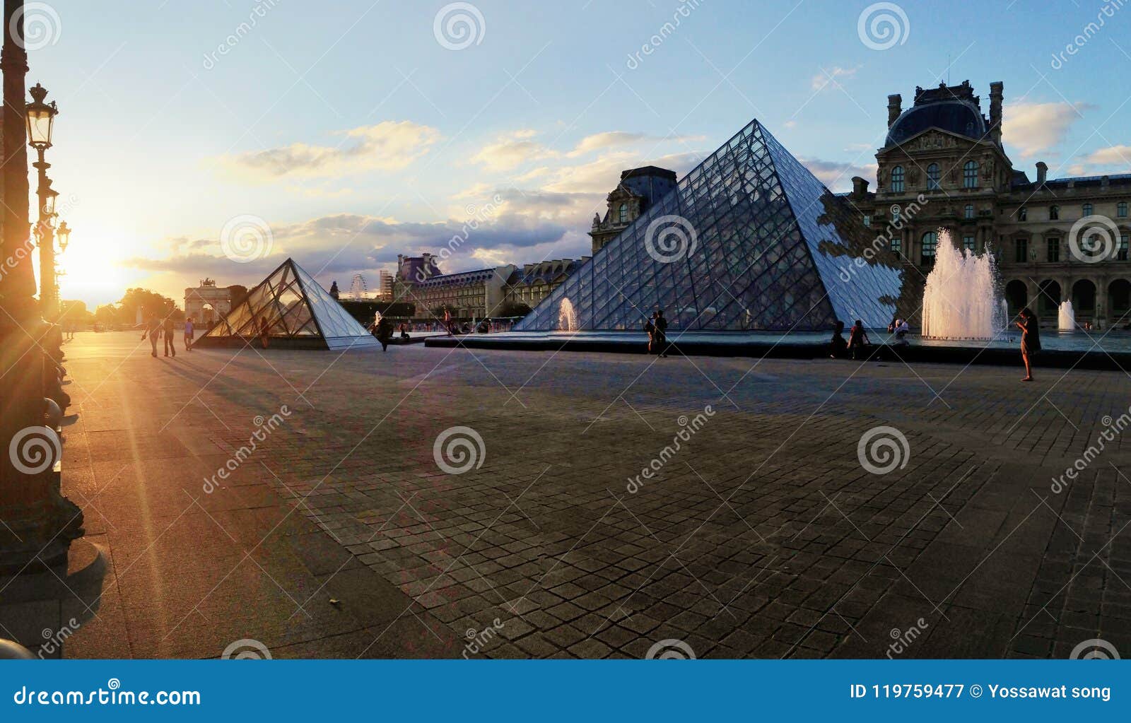 Louvre museum at sunset editorial photography. Image of courtyard ...