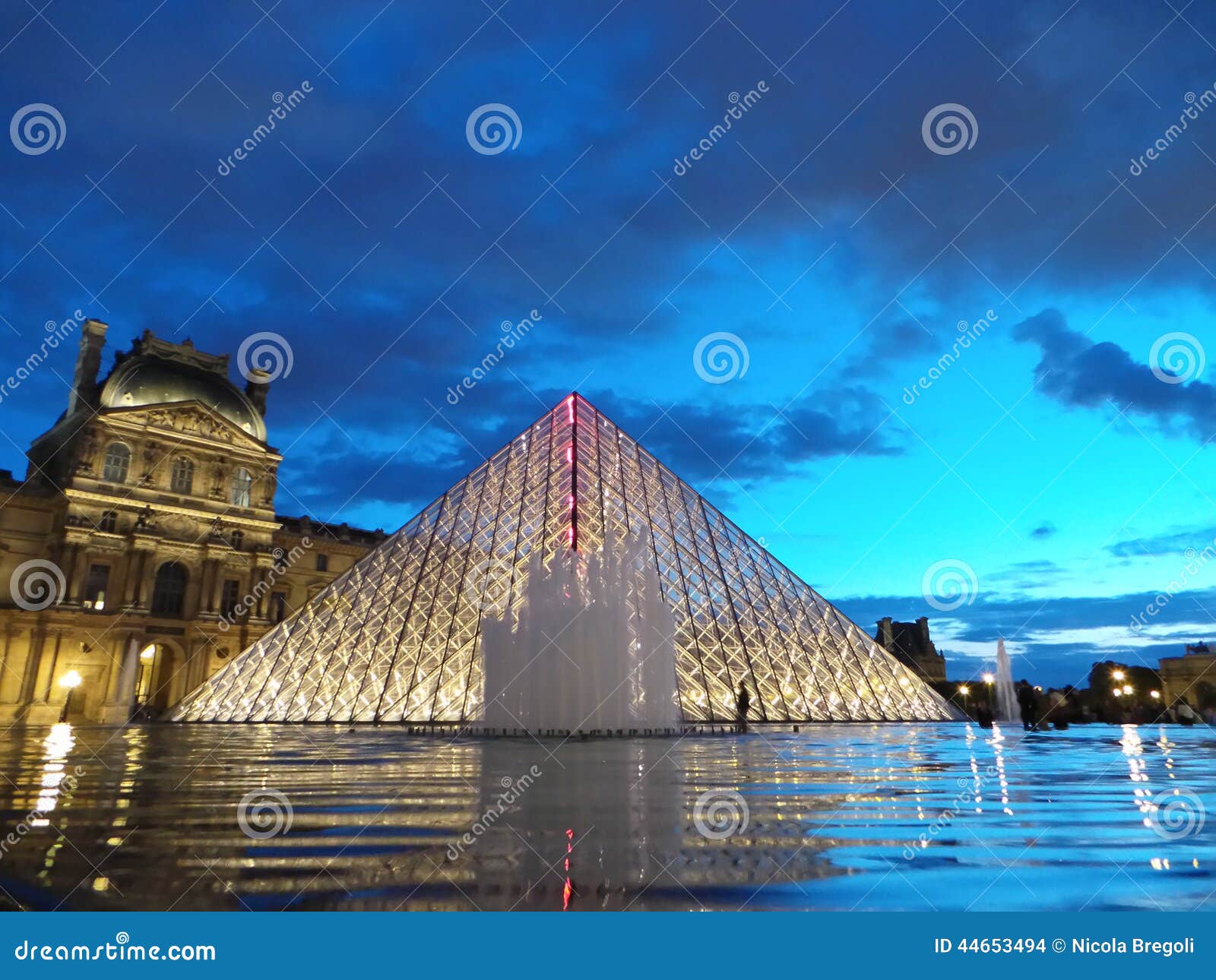 Louvre Pyramid editorial stock image. Image of cloud - 44653494