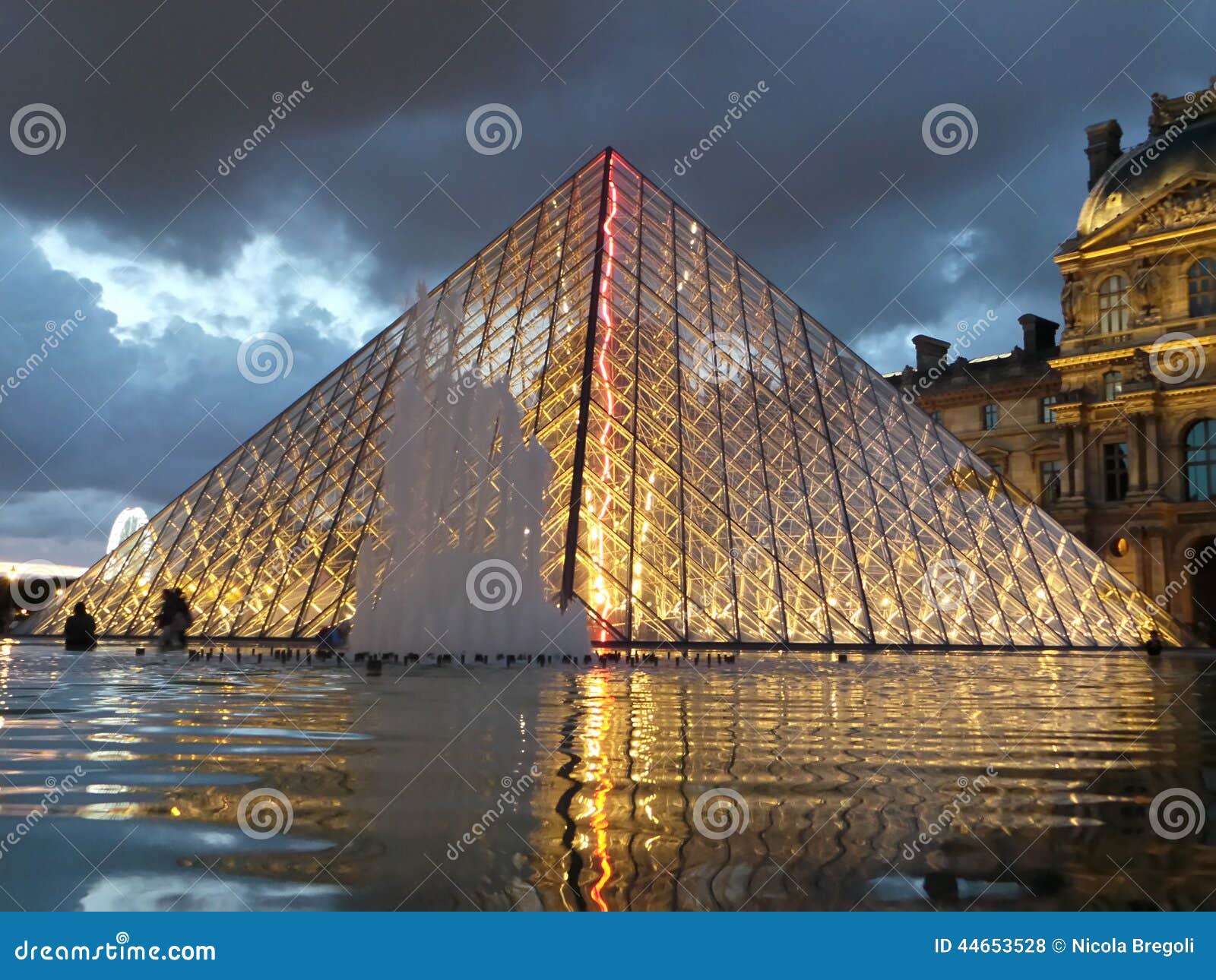 Louvre Pyramid editorial stock photo. Image of water - 44653528