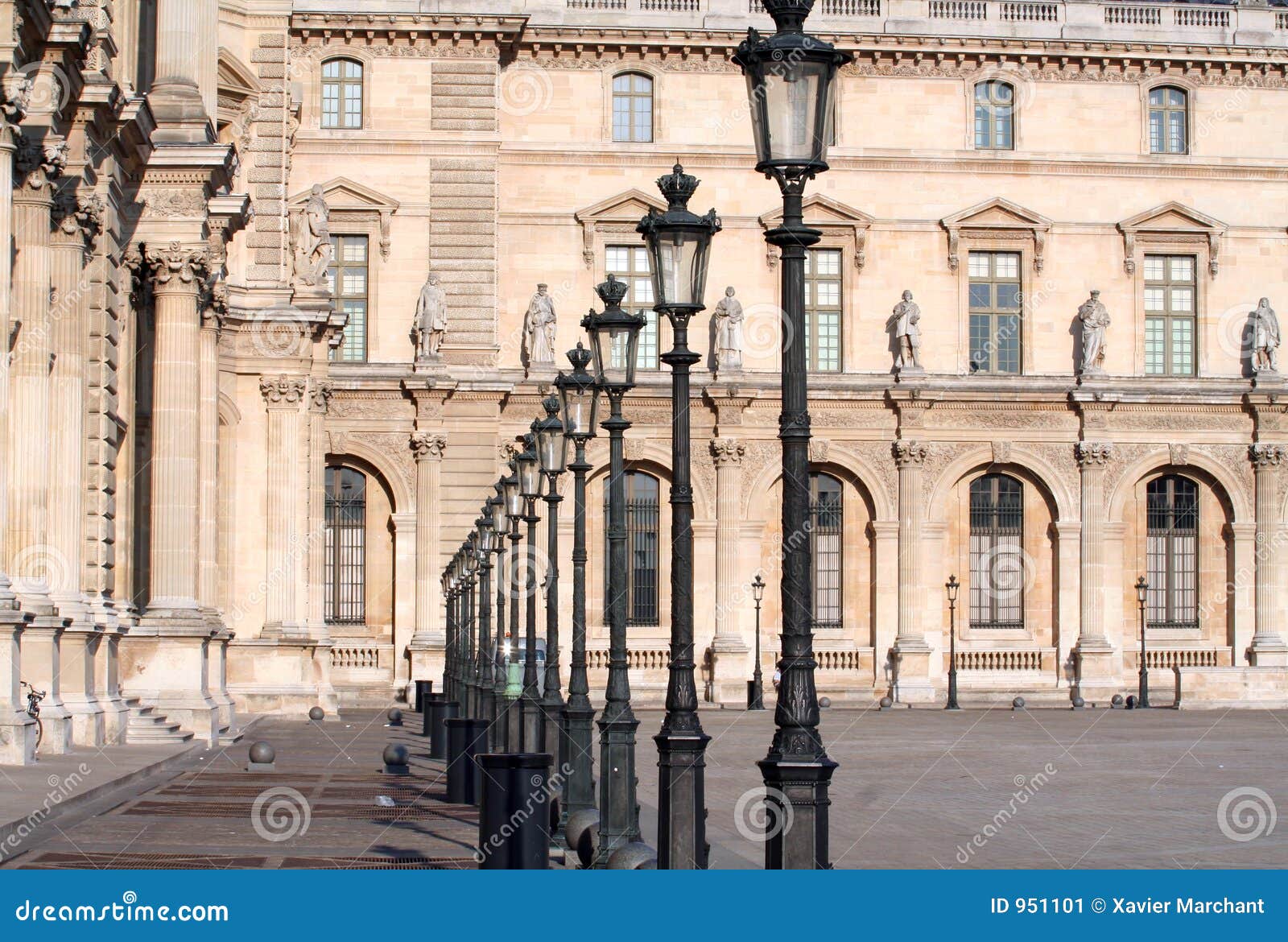 Louvre street light stock image. Image of louvres, statue - 951101