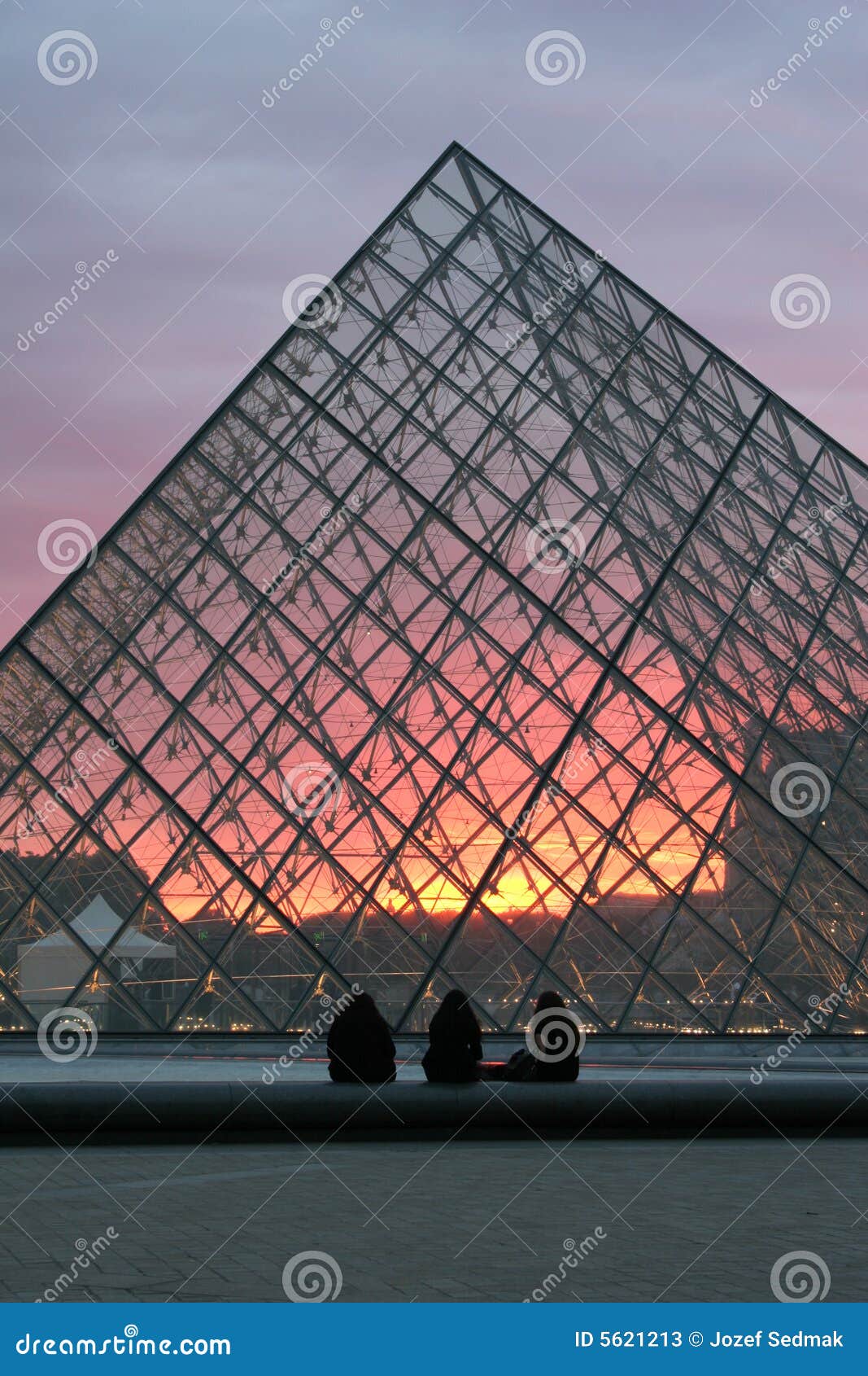 Louvre by sunset editorial stock photo. Image of facade - 5621213