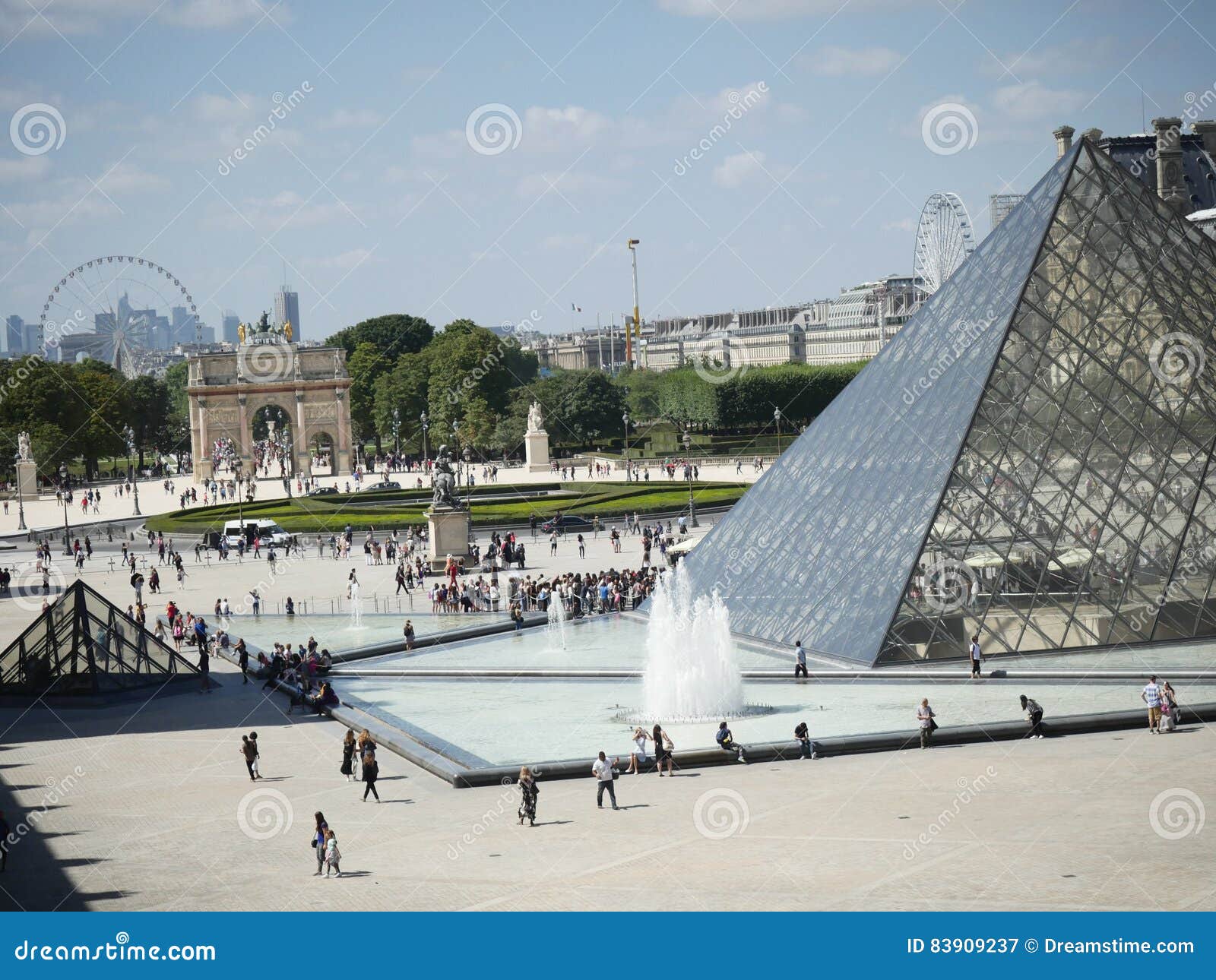 Louvre editorial photography. Image of landmark, lisa - 83909237