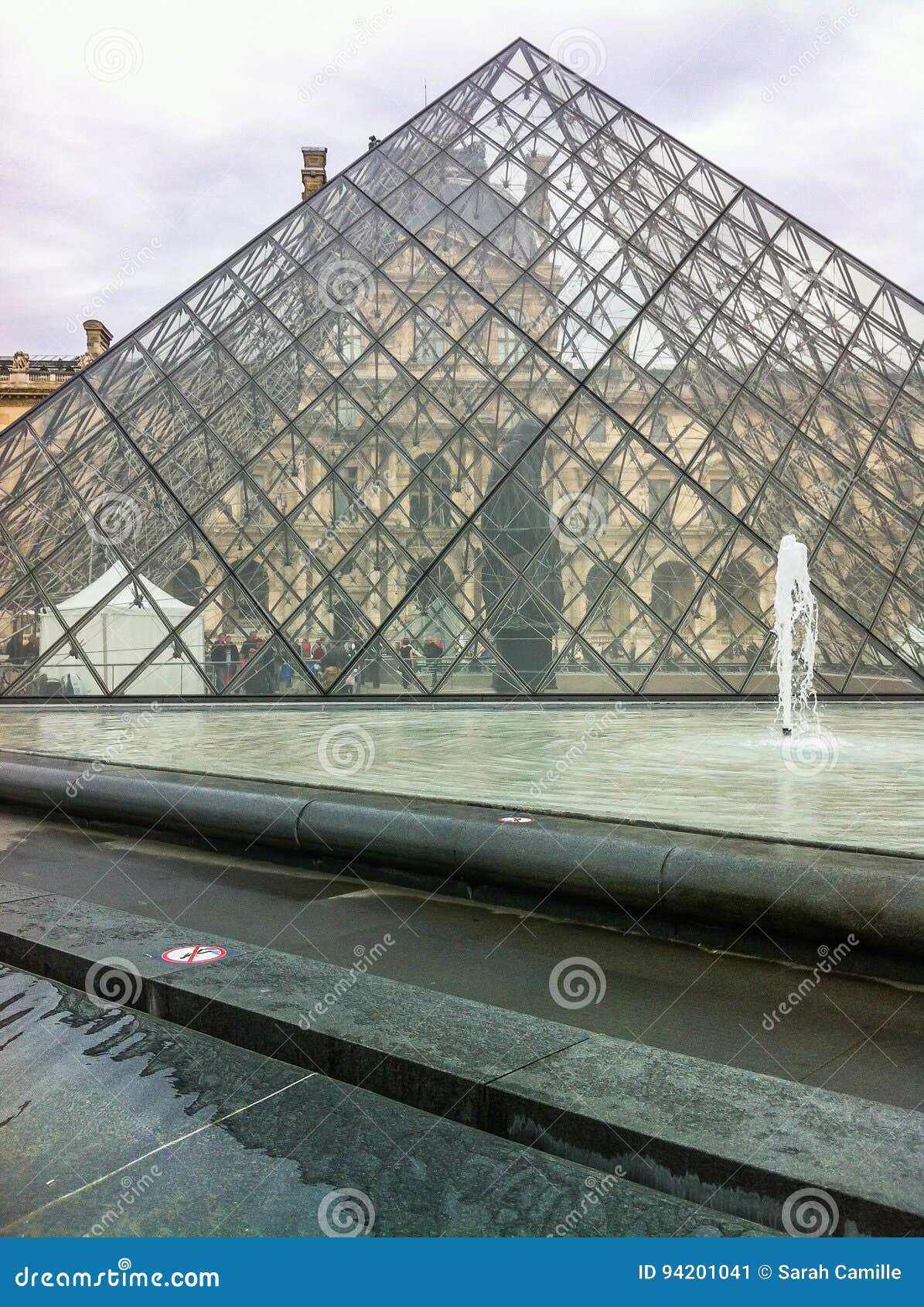 The Louvre editorial photo. Image of landscape, beautiful - 94201041