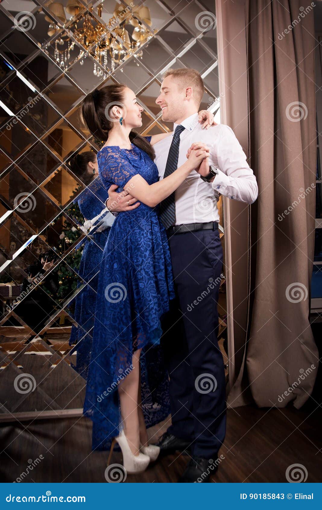 Love Couple Dancing. Happy Romantic Relationship. Luxury Interior Stock ...
