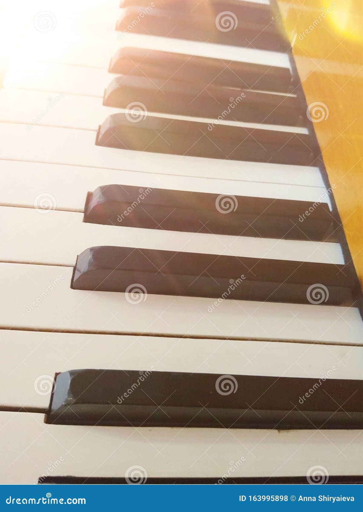 Old Piano in the Rays of Sunlight Stock Photo - Image of child, play ...