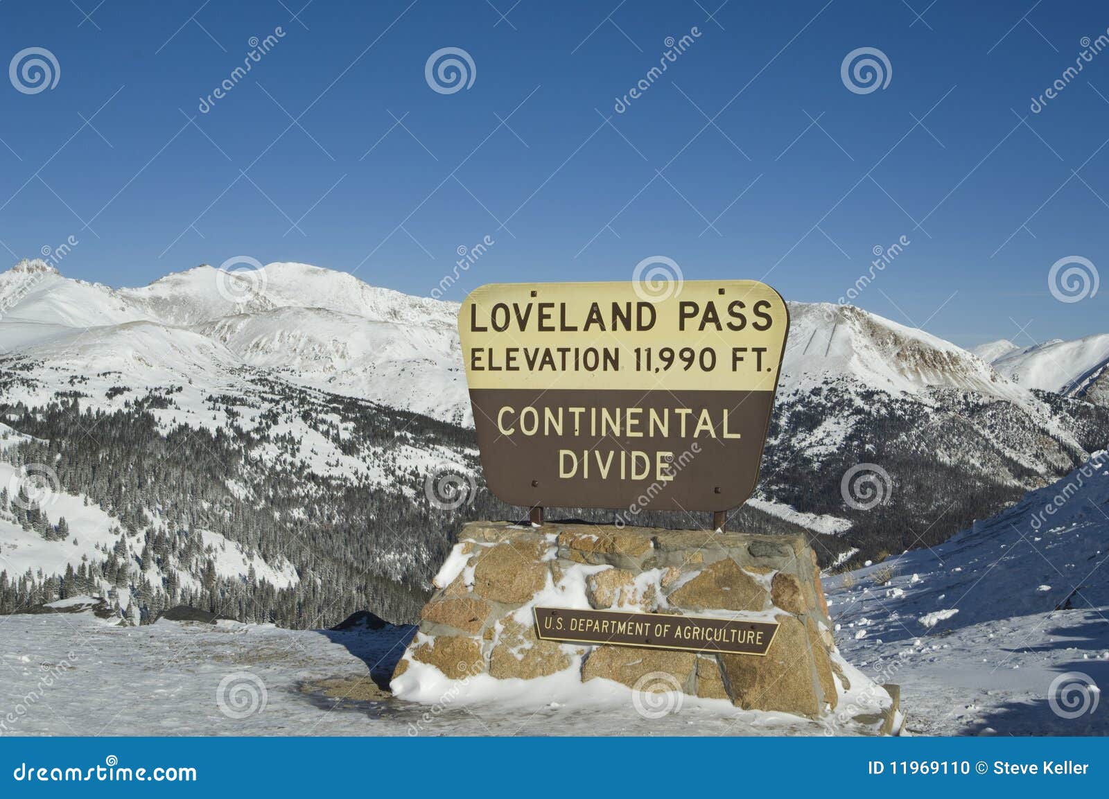 Loveland Pass winter stock photo. Image of treeline, continental - 11969110